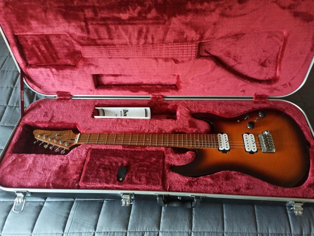 Ibanez AZ2402FF-RBB Prestige (Regal Brown Burst) Limited Ed. | Blocket