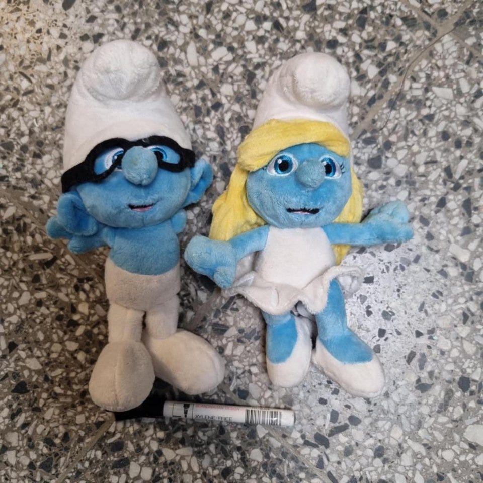2 Smurfar Gosedjur. En glasögon Smurf och Smurfan. | Blocket