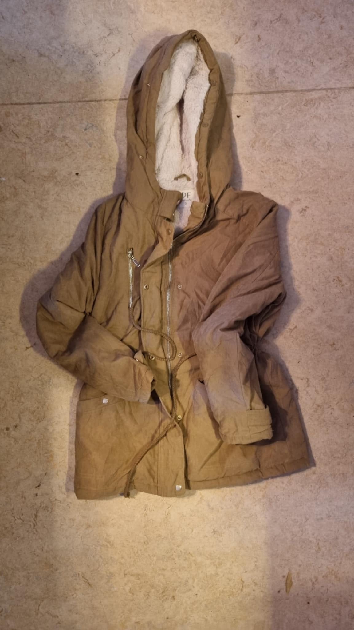 Beige vinterjacka dam storlek S | Blocket