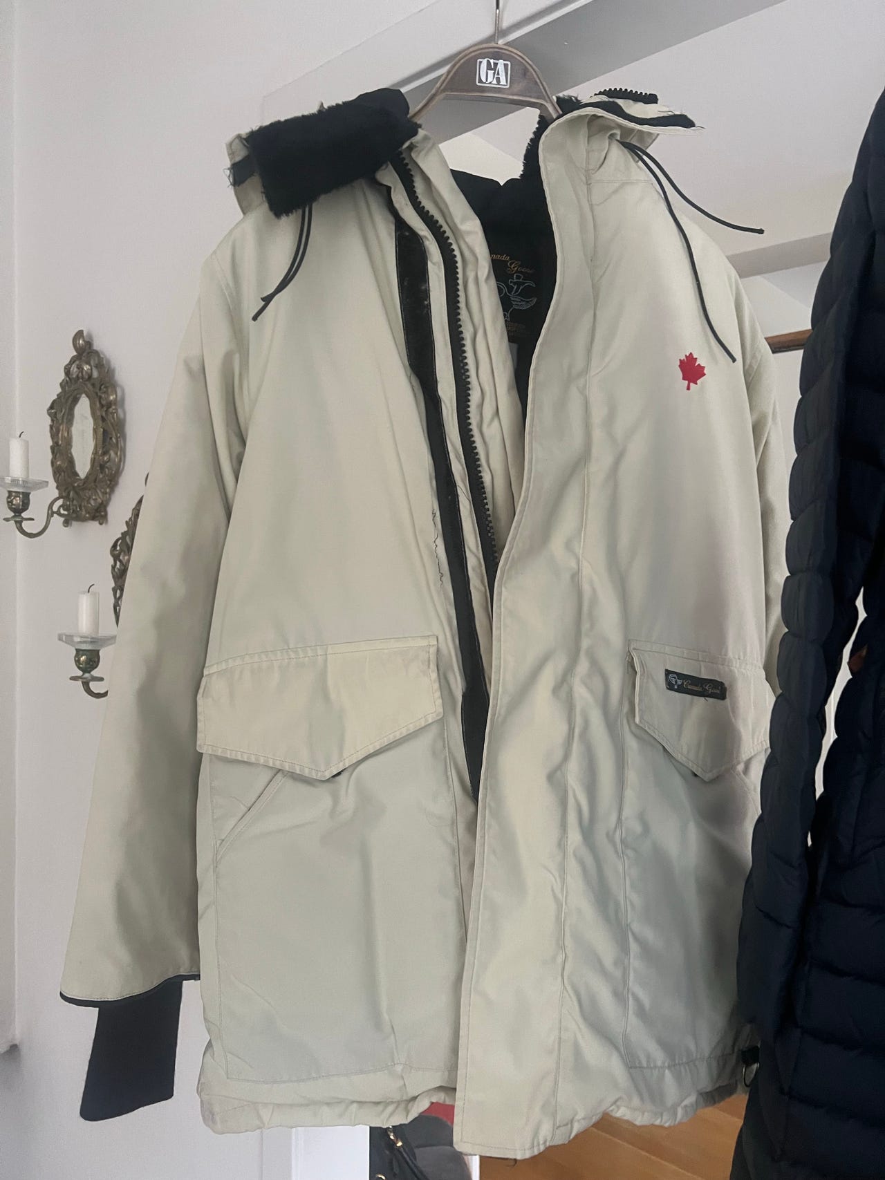 Canada Goose Vinterjacka Beige Dam M | Blocket