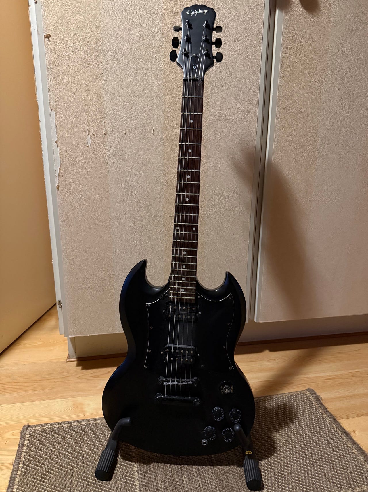 Epiphone SG Elgitarr Svart | Blocket
