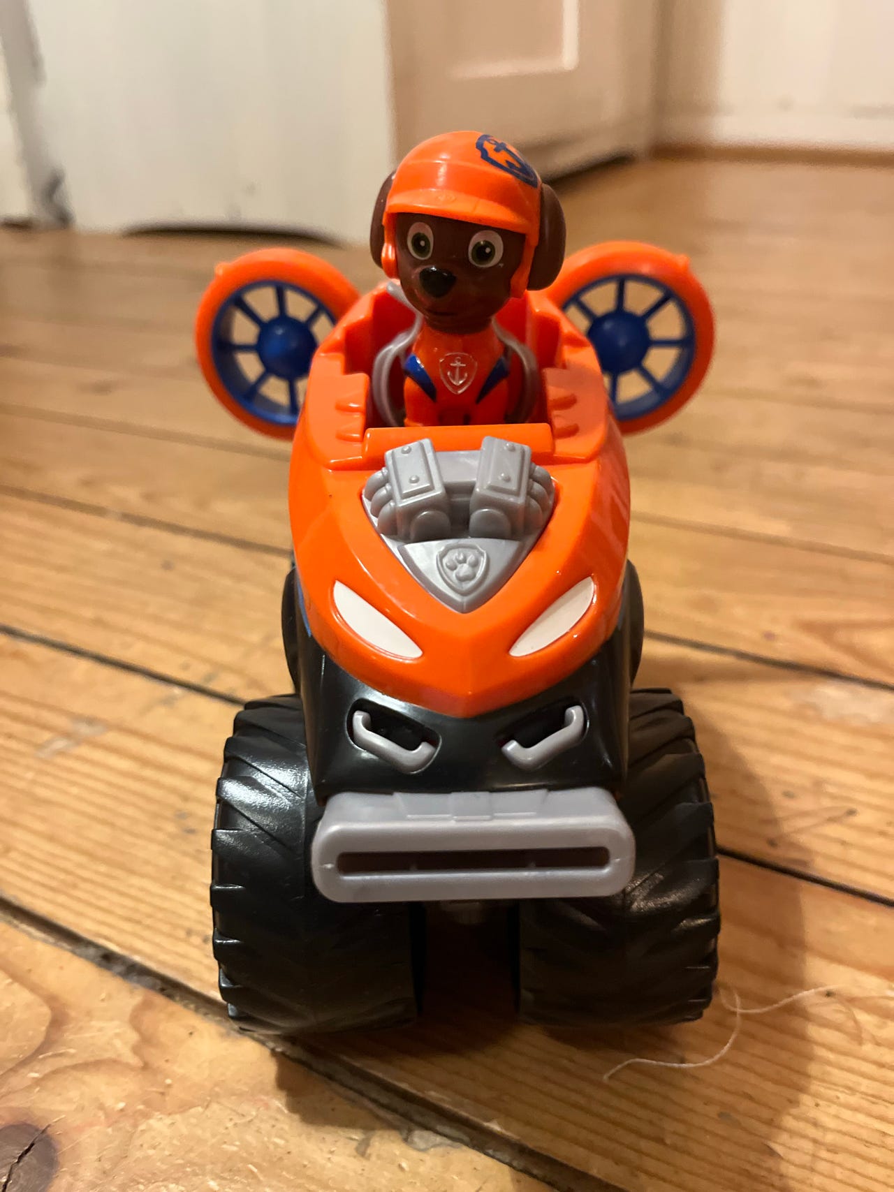 Paw Patrol Legetøjsbil med figur orange og blå | Blocket