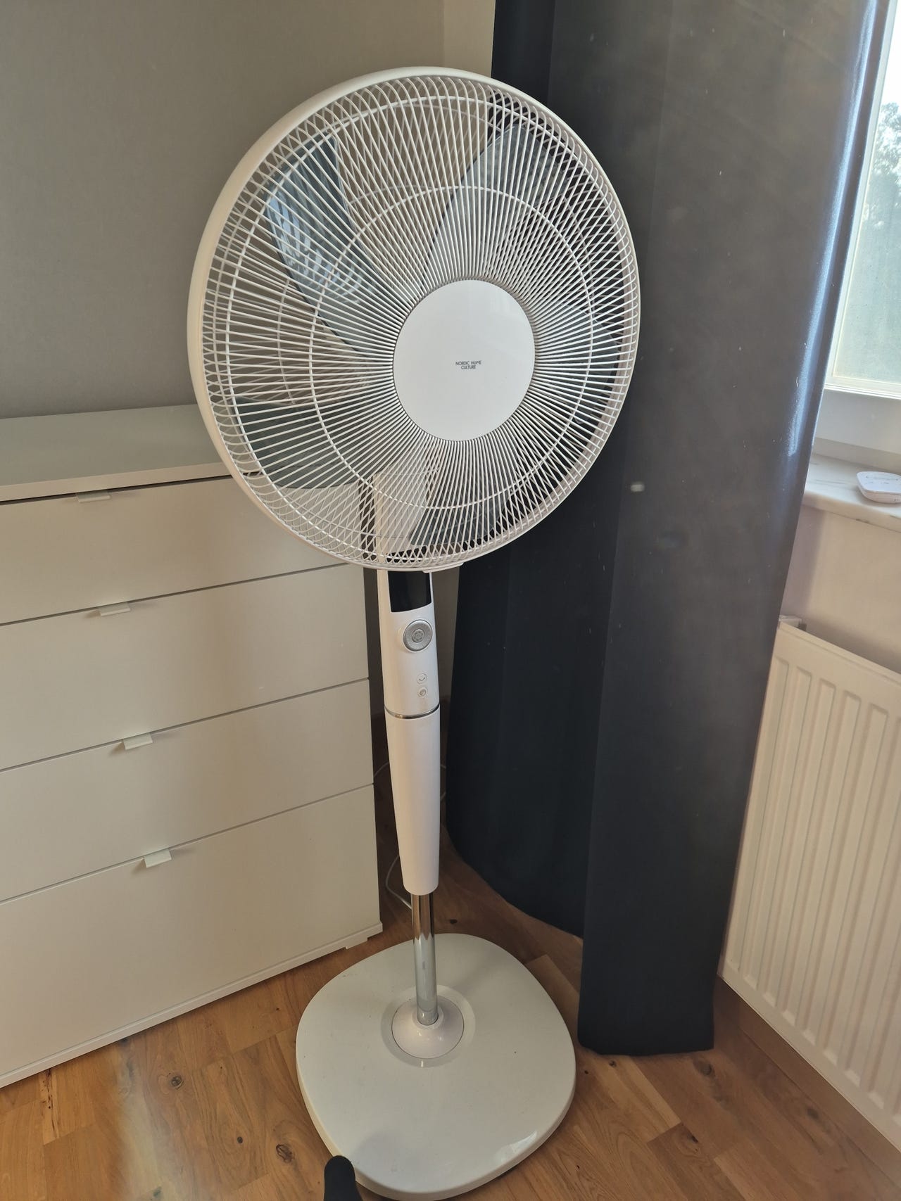 Fjärrstyrd pelarfkäkt från Nordic Home Culture | Blocket