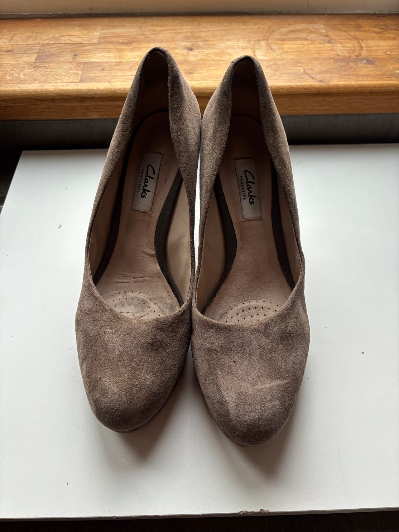 Clarks festskor i beige mocka storlek 37 | Blocket