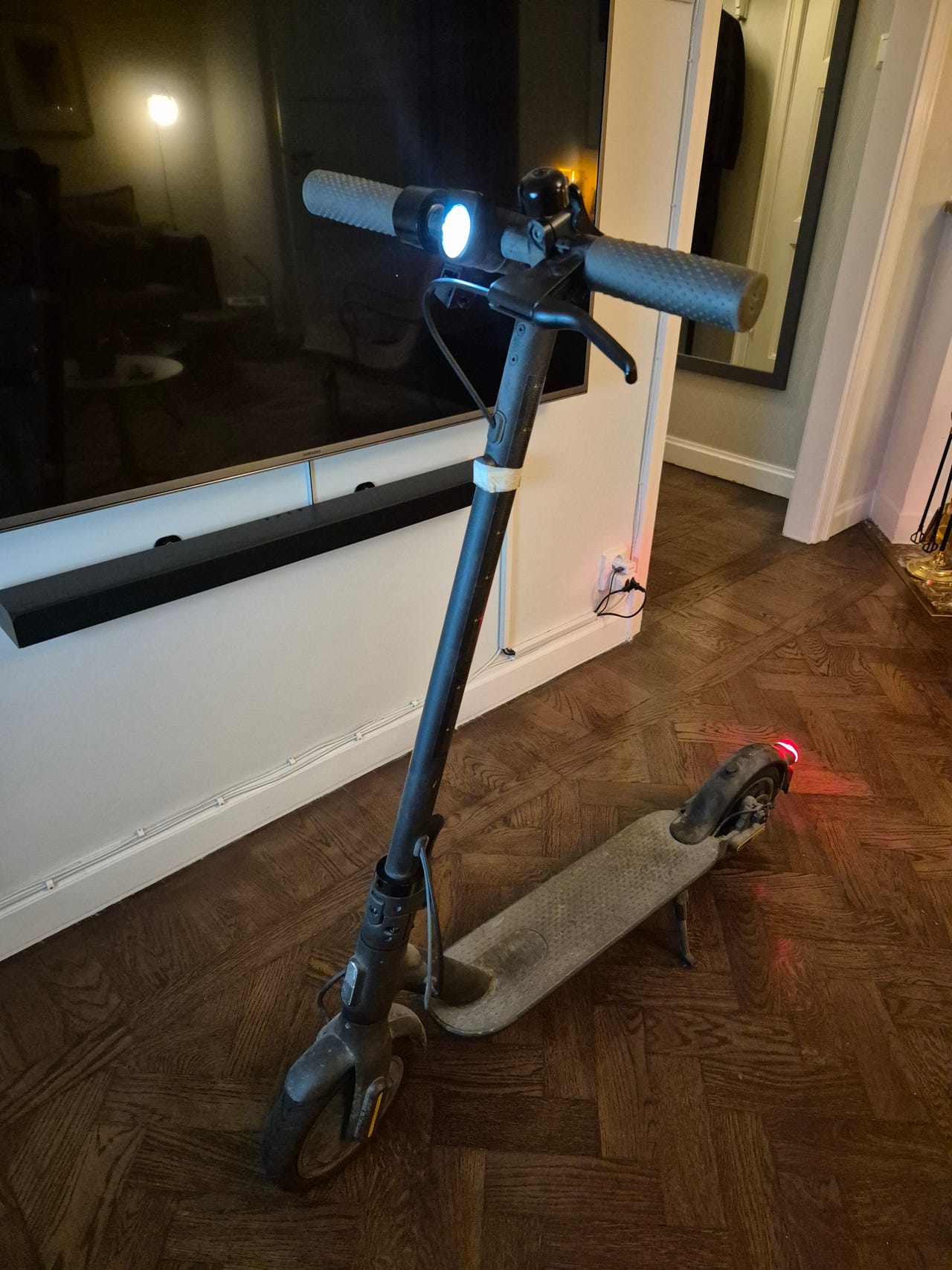 Xiaomi Mi Electric Scooter Elscooter svart | Blocket