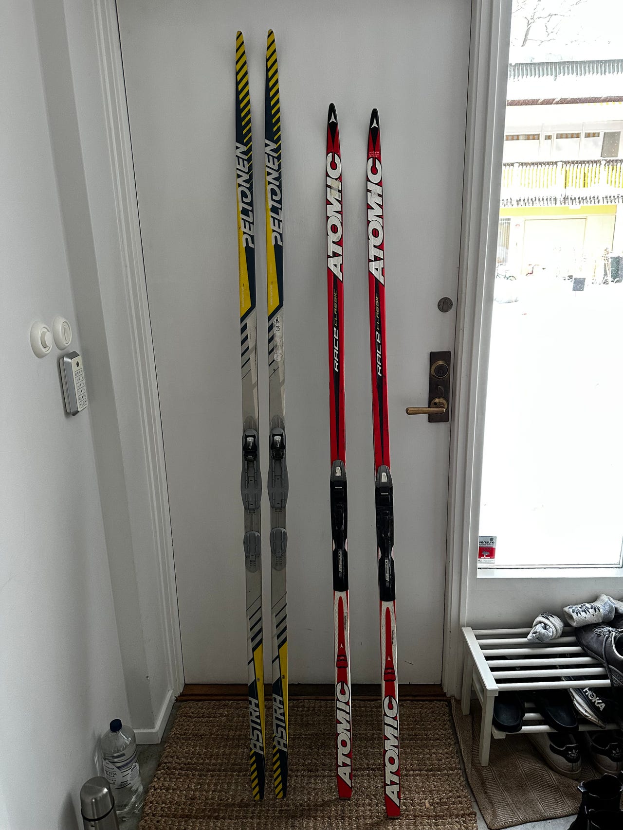 Längdskidor - Peltonen Control Edge 209 cm - Atomic Race Classic 191 cm ...