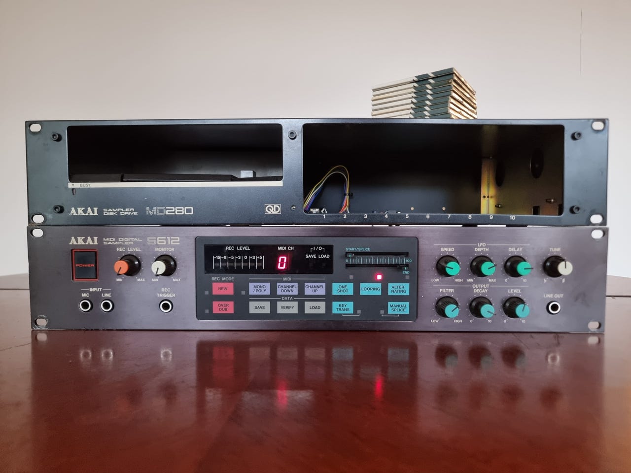 Akai S612 + MD280 + QuickDisks | Blocket