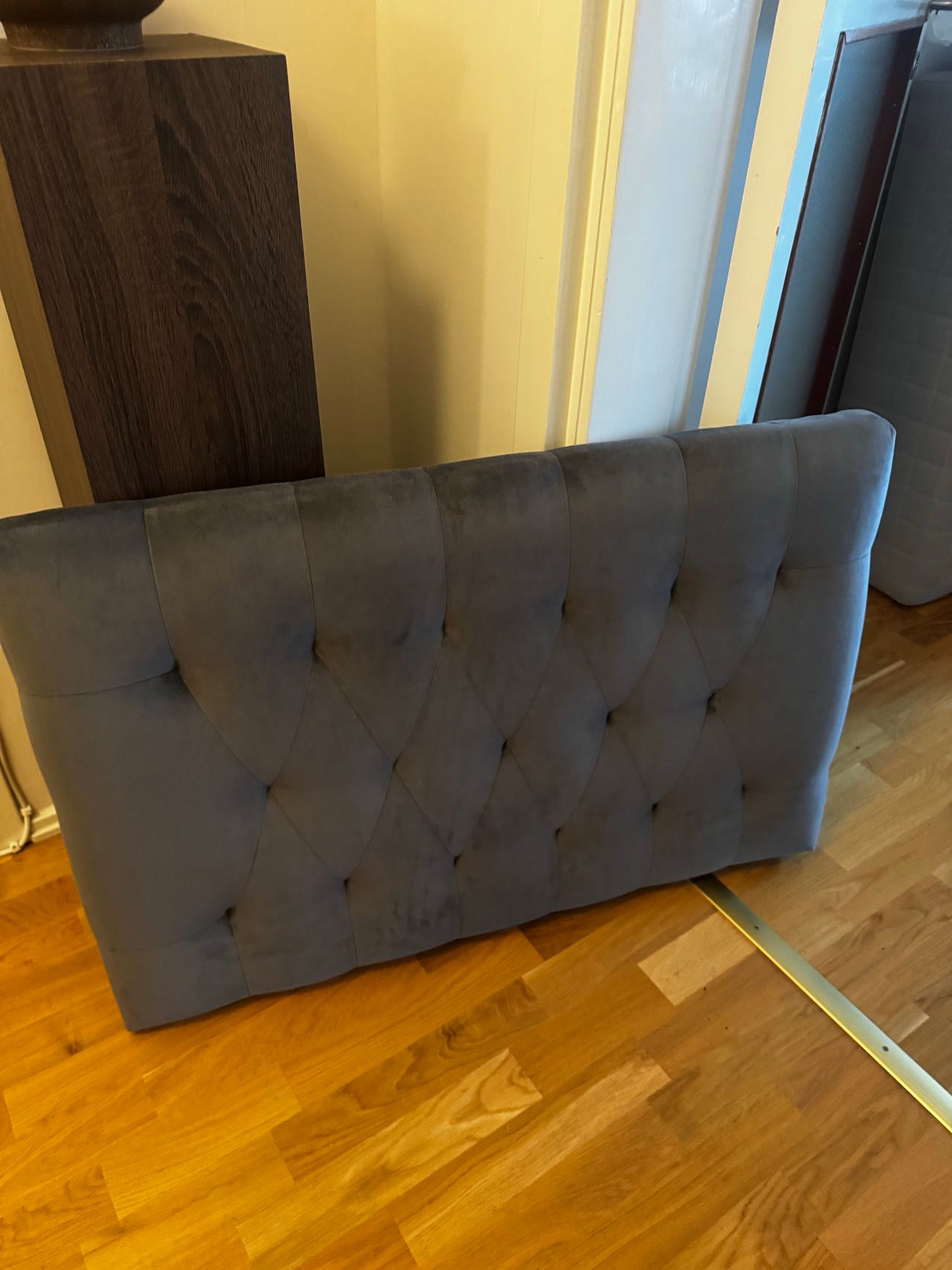Sänggavel sammet 95 cm | Blocket