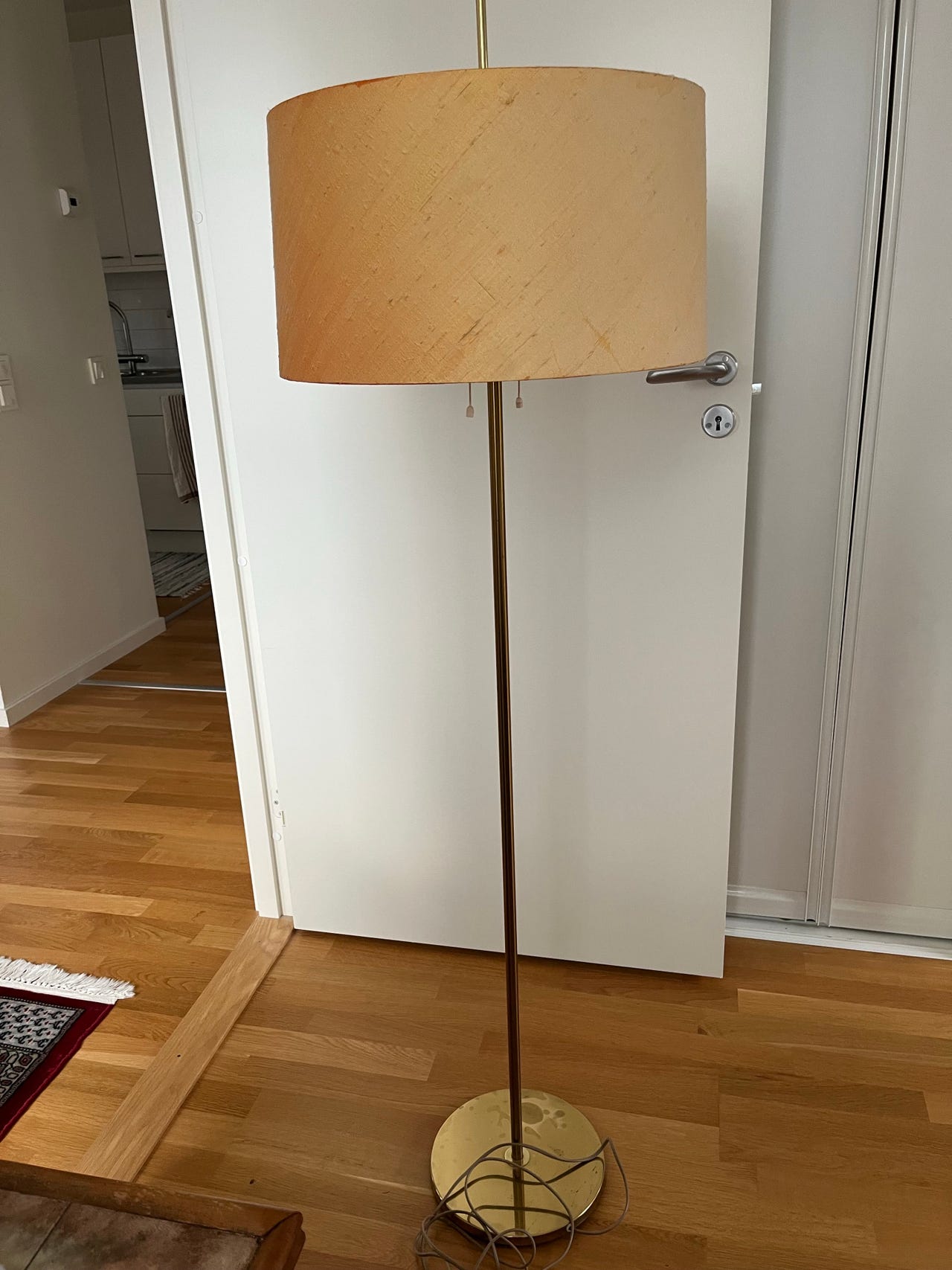 Golvlampa i mässing, 1960-tal | Blocket