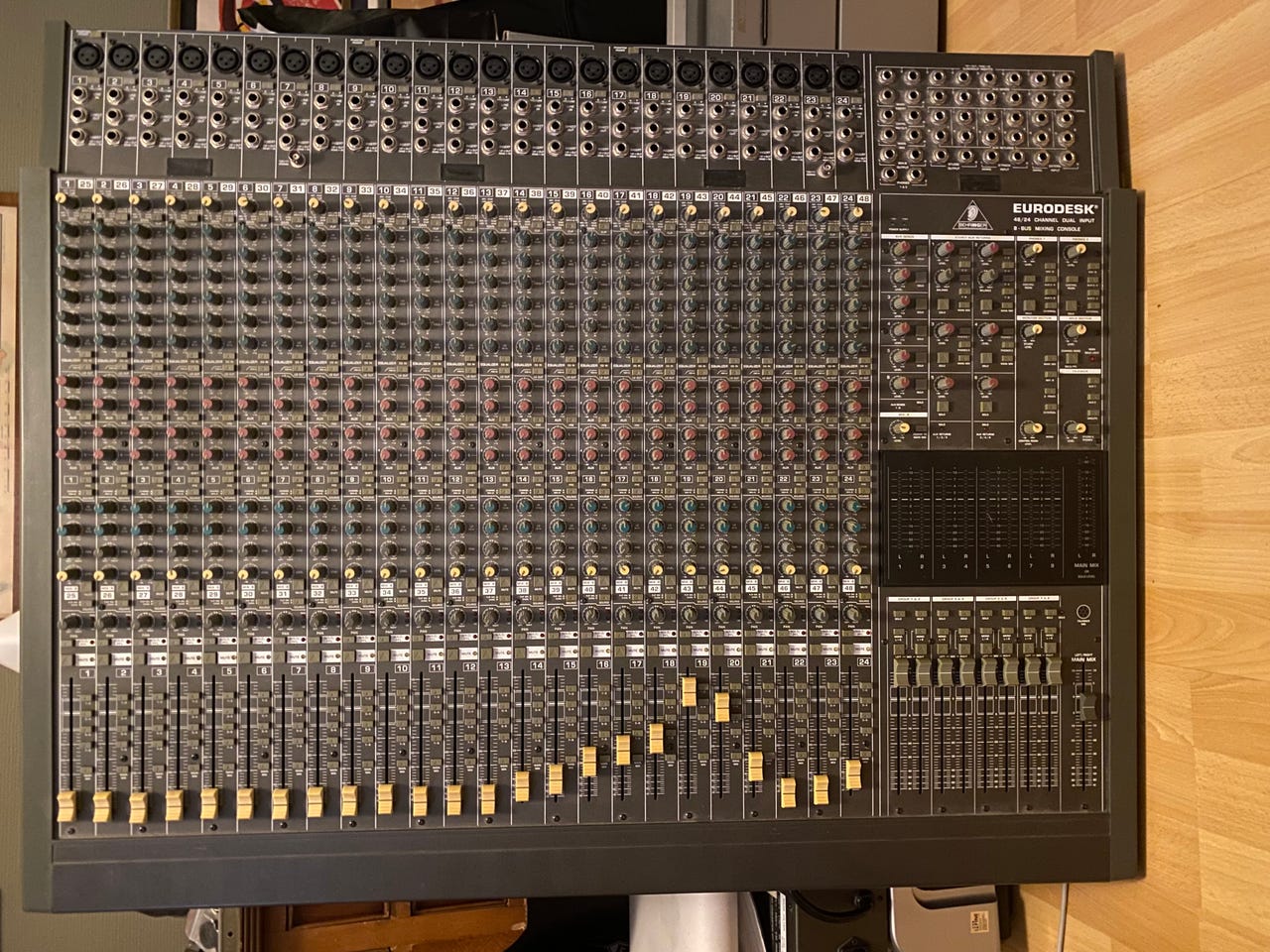 Behringer MX 8000 24 ch inline mixer | Blocket