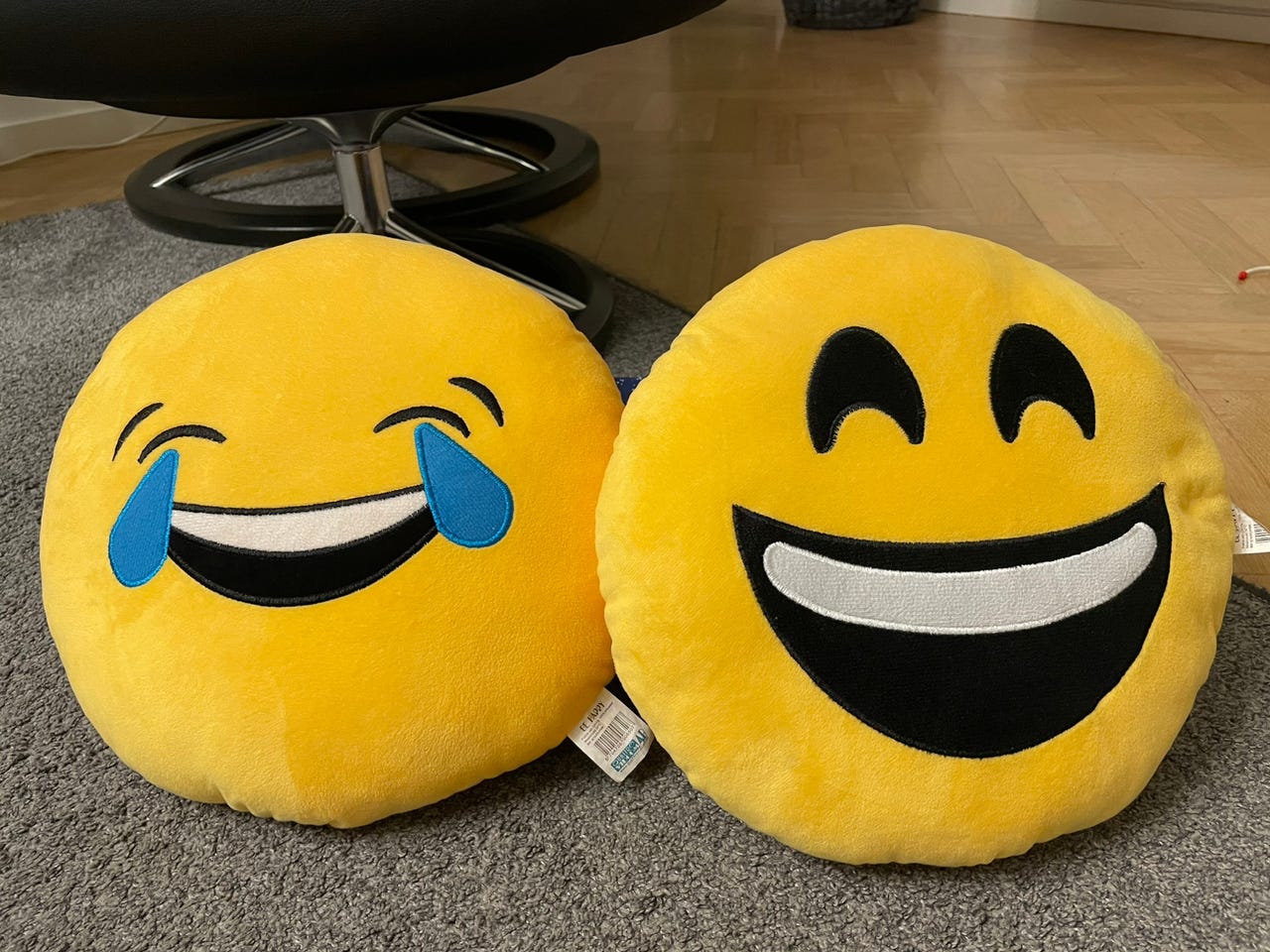 Emoji kuddar (2st) i nyskick | Blocket