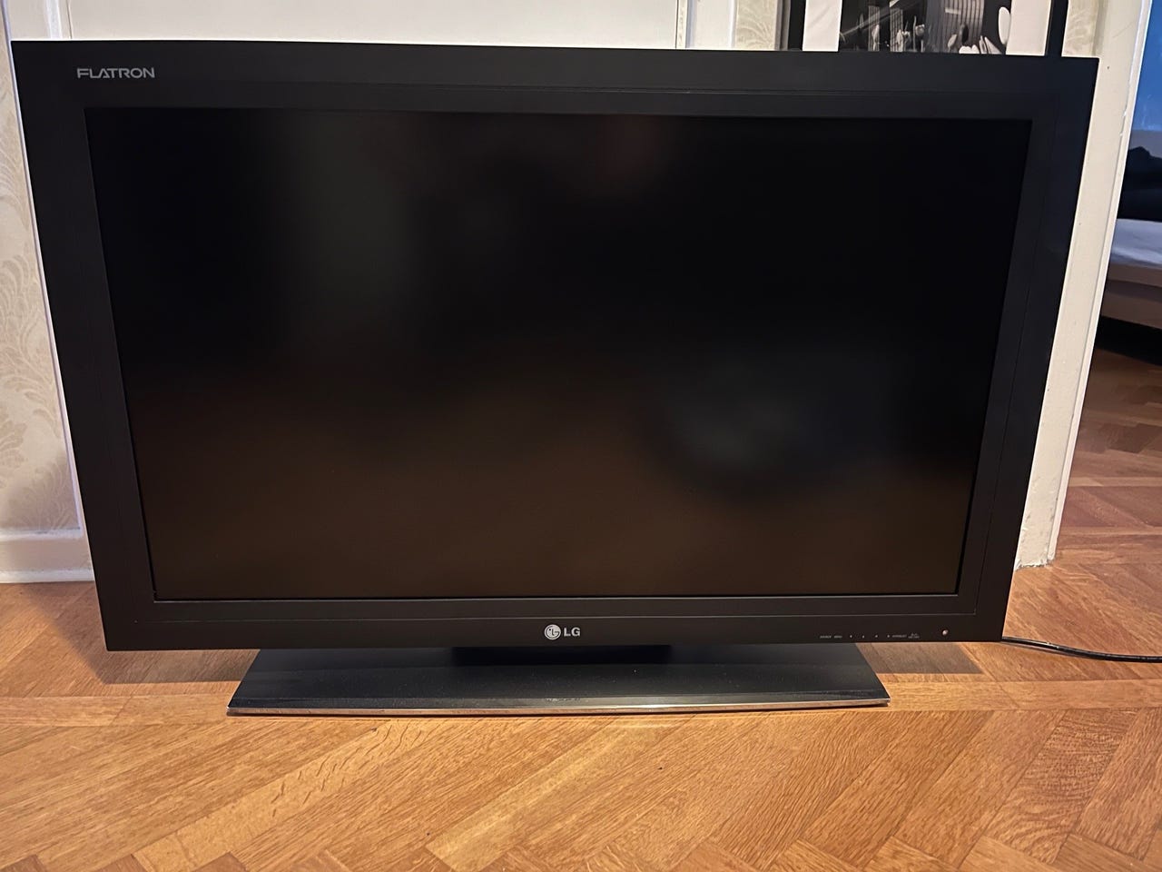 Datorskärm LG 37” i fint skick. | Blocket