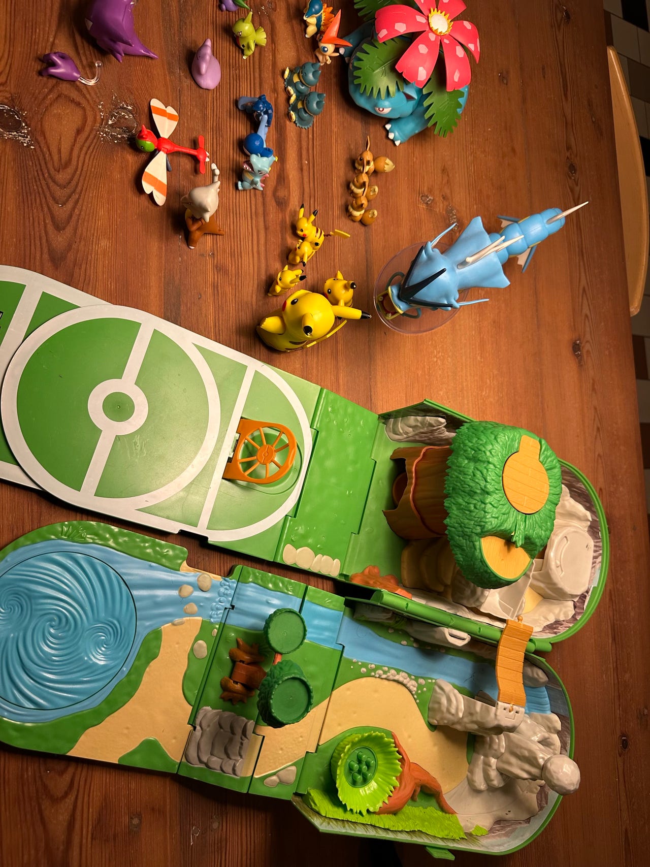 Stort Pokémon-paket – figurer + spelmiljö (Pikachu, Mewtwo, Dragonite m ...