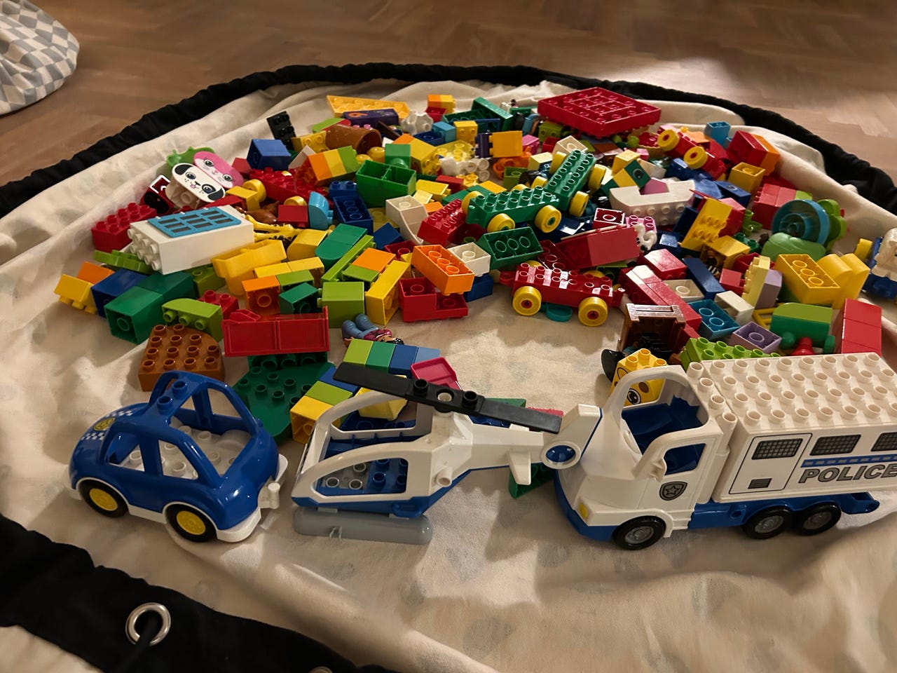 LEGO DUPLO byggklossar och fordon | Blocket