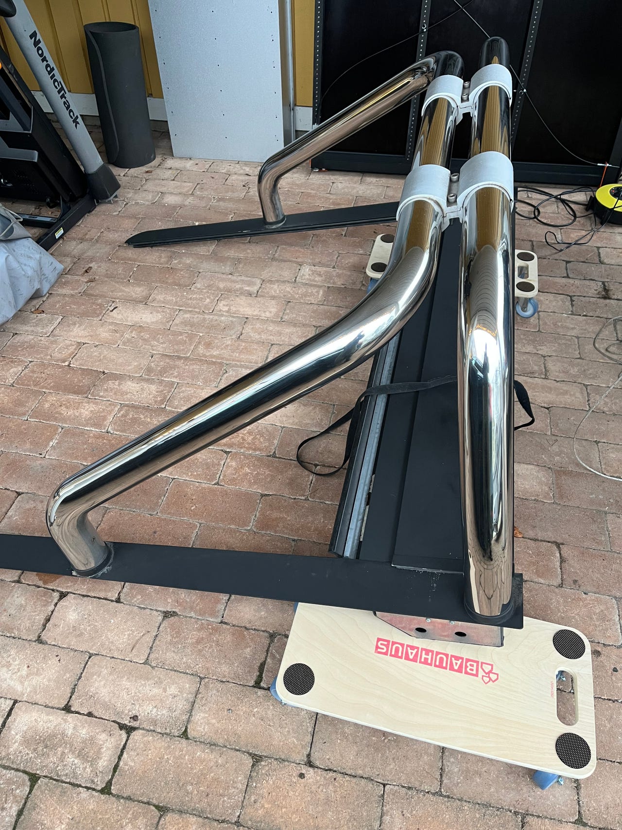 Jackrabbit TR2083 Pickup lastbåge krom | Blocket