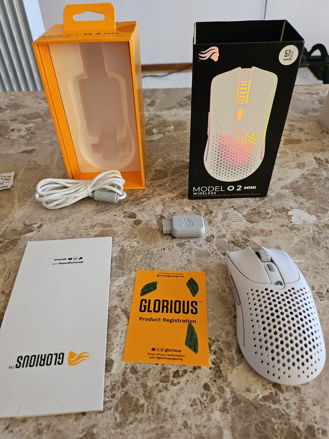 Glorious Model O2 mini wireless- Gamingmus vit | Blocket