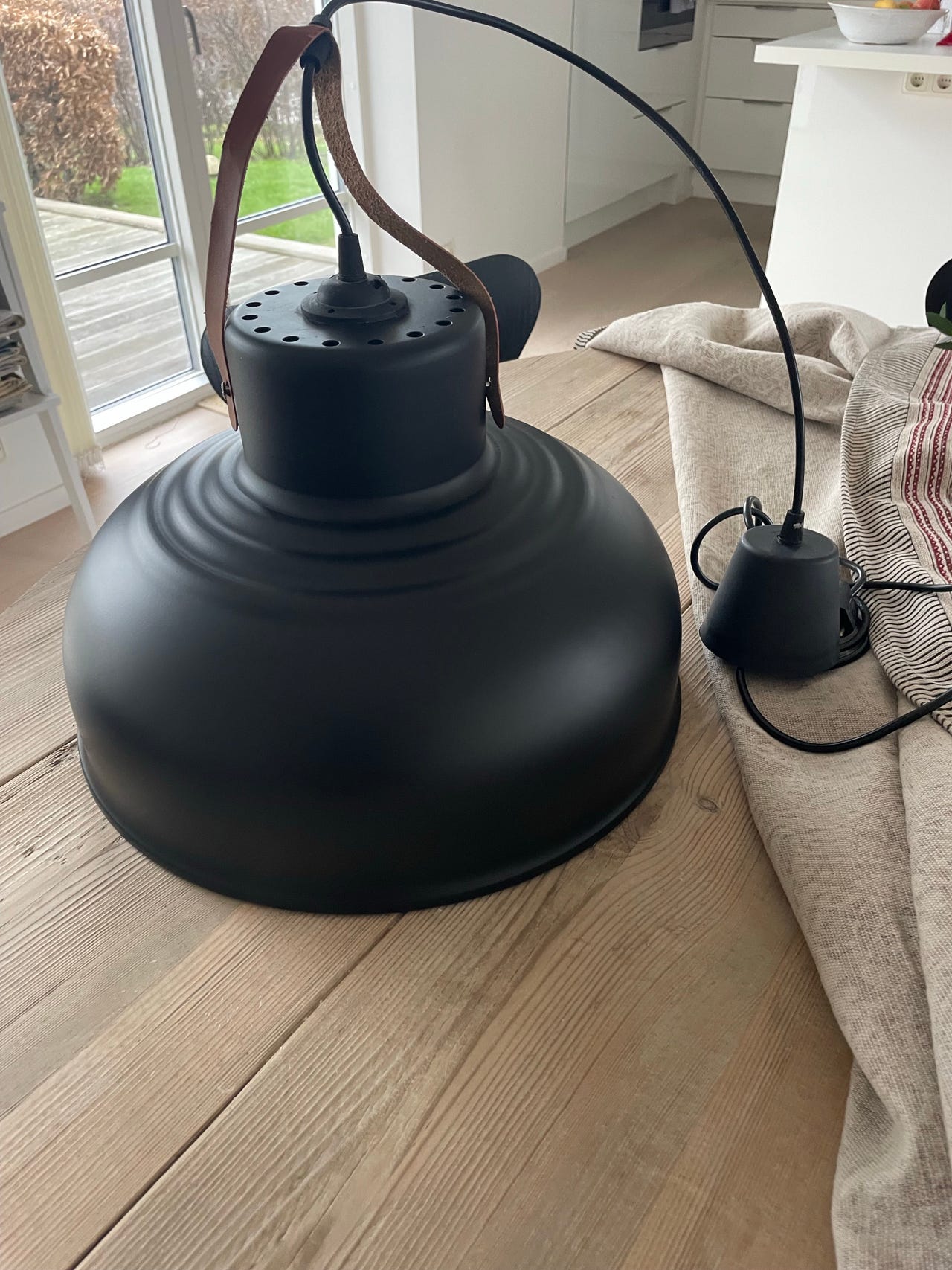 Taklampa som ny | Blocket