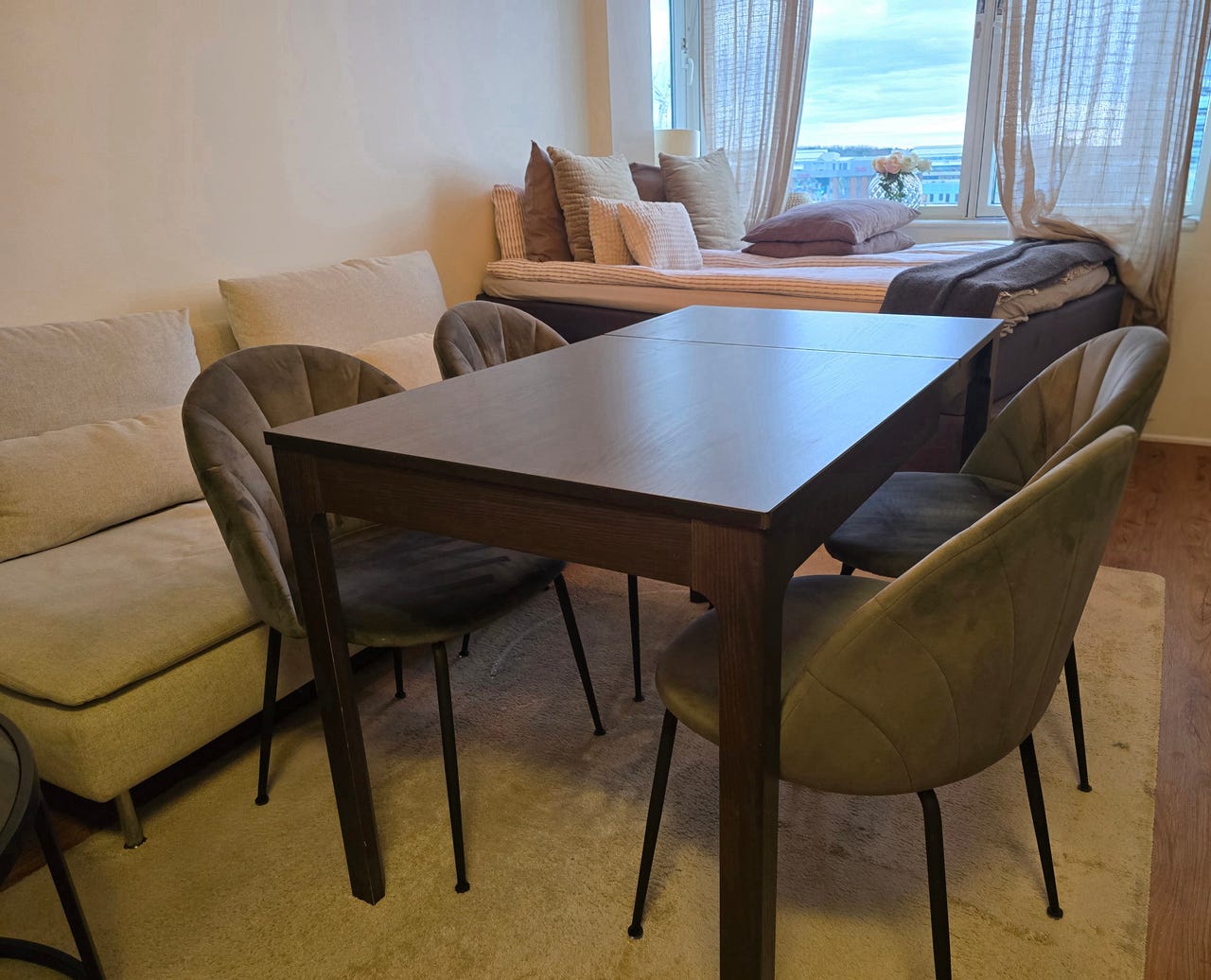 Matgrupp 4 stolar (Ekedalen & Iris) | Blocket