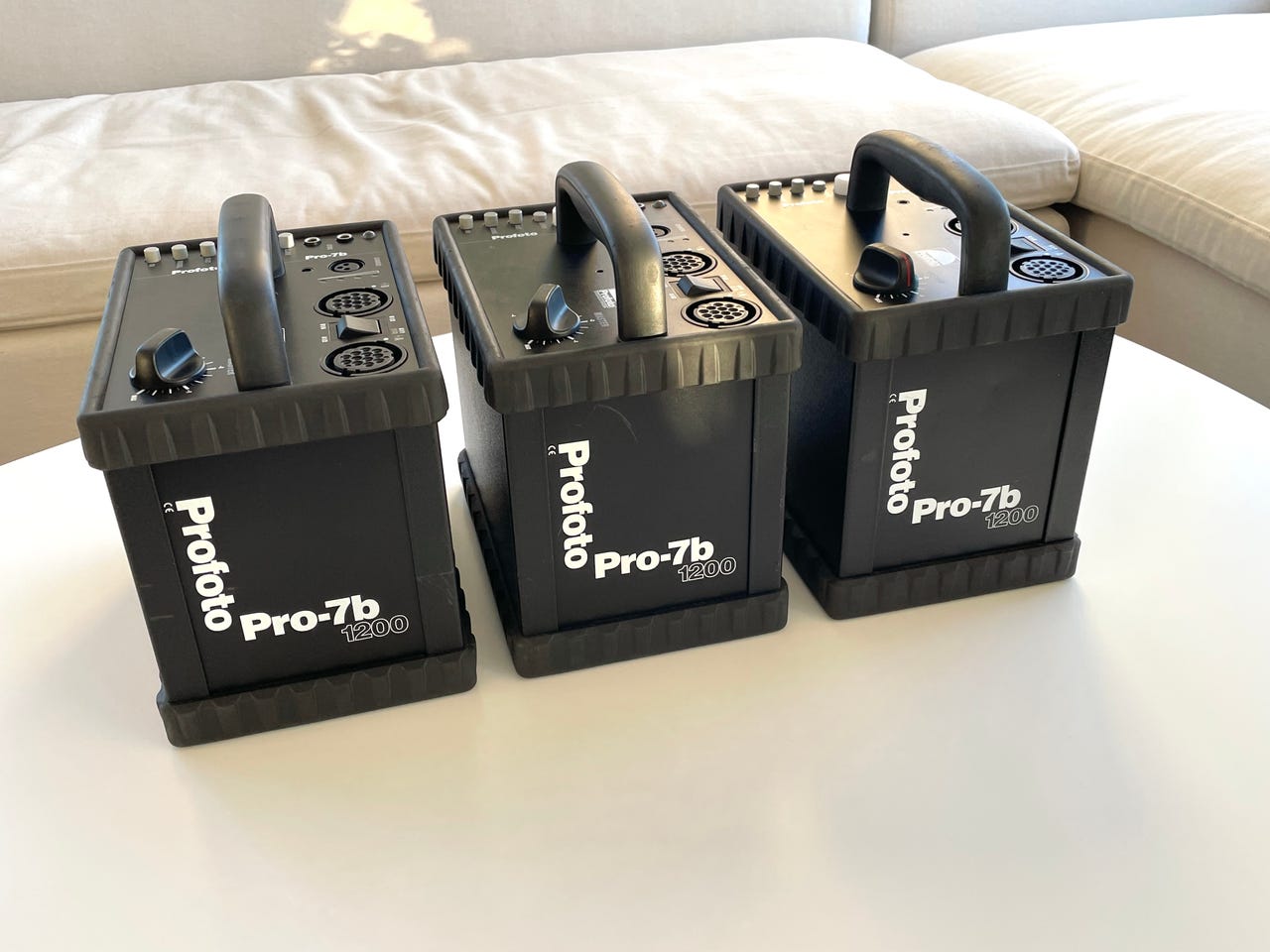 2 st Profoto Pro 7B 1200 - Lithium batterier - NYSKICK !! | Blocket