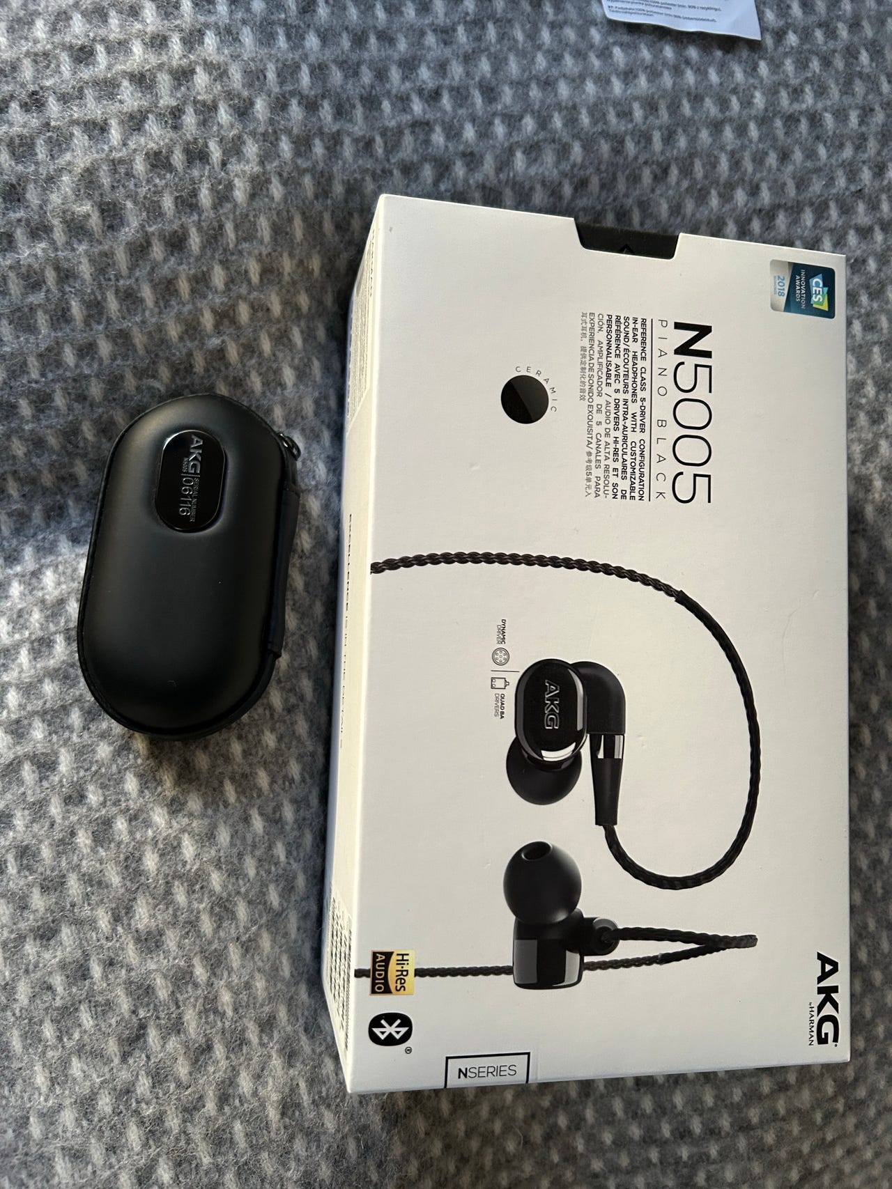 Sennheiser IE 800 & AKG N5005 in-ear hörlurar | Blocket