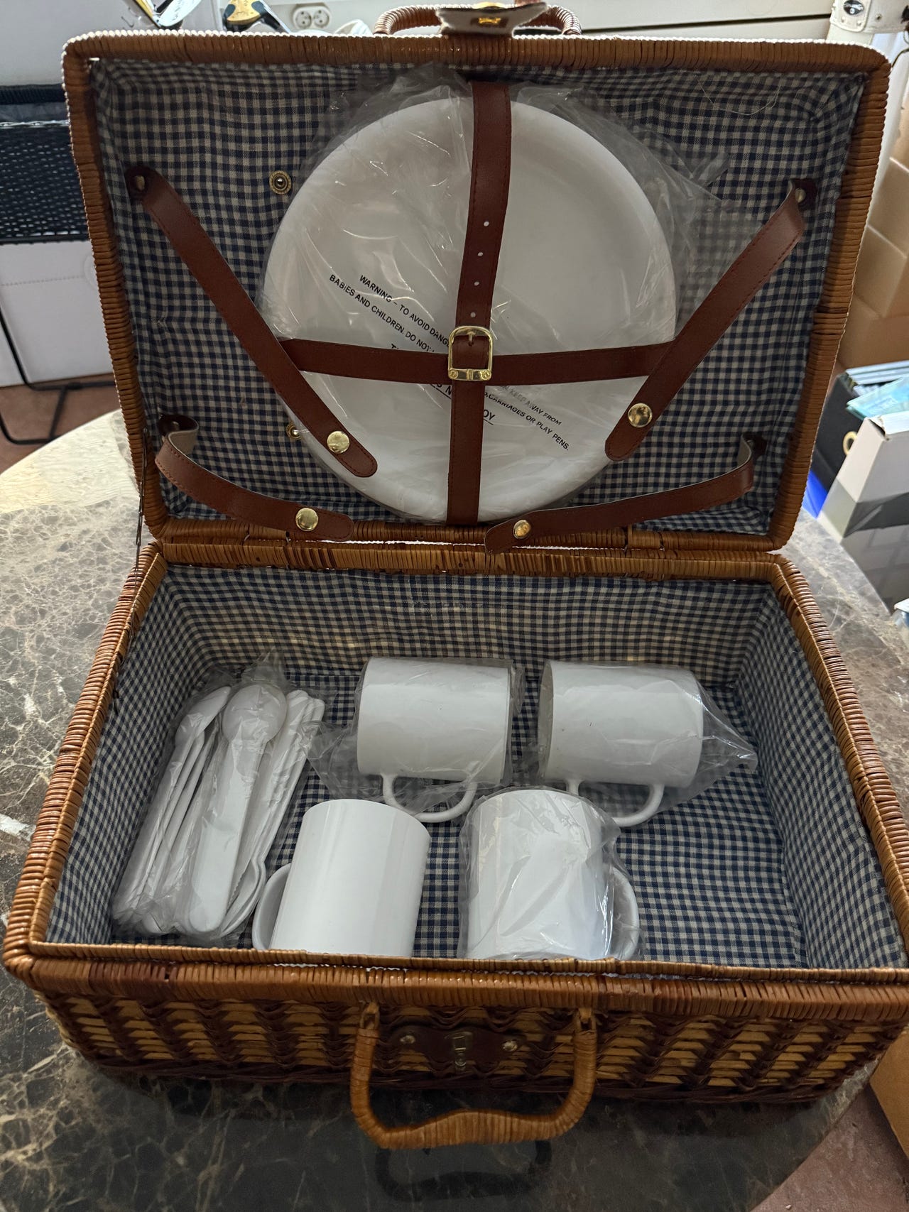 Jätte fin picknickkorg - ‼️ALLT MÅSTE BORT SNARAST ‼️ | Blocket