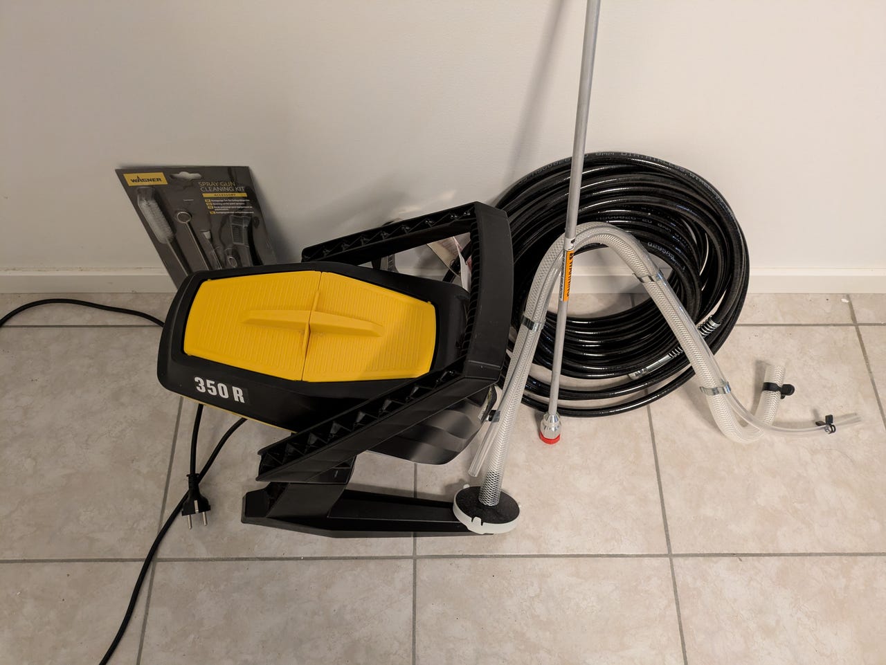 Wagner 350R Universal Airless Sprayer with extension and cleaning kit ...