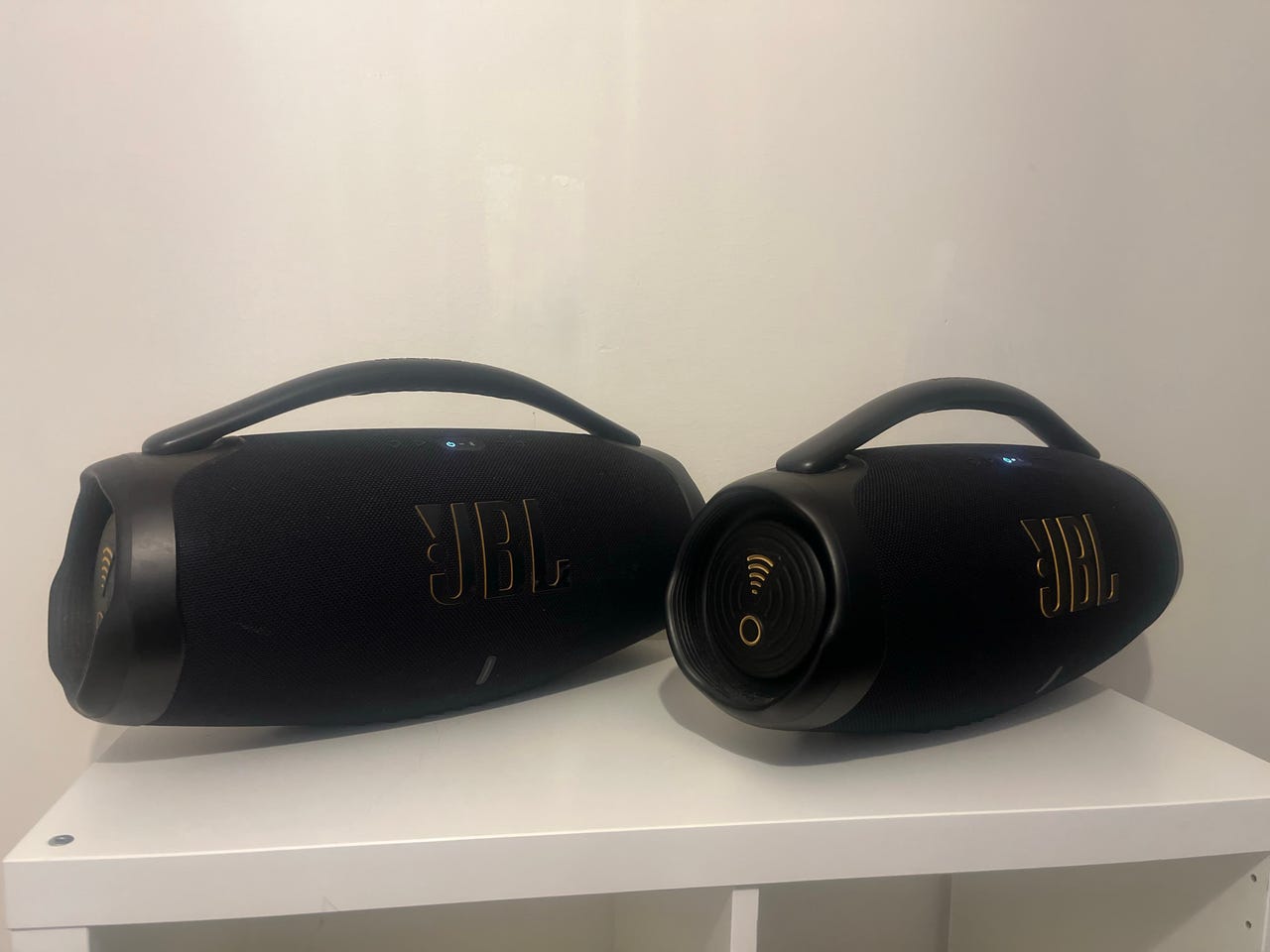 2× JBL Boombox 3 Wi-Fi – grymt ljud, kan paras ihop, garanti kvar | Blocket