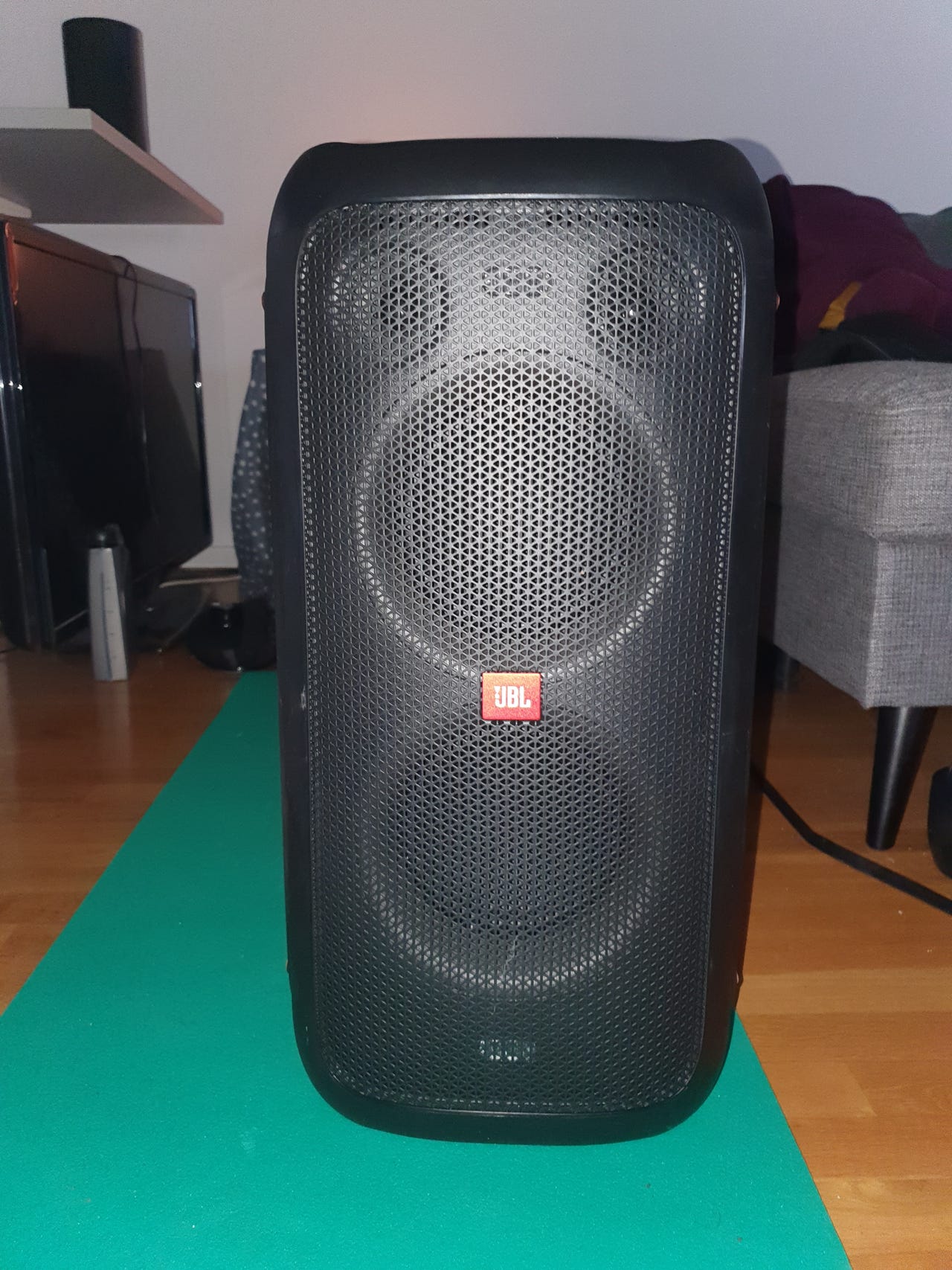 JBL PartyBox 100 Högtalare | Blocket