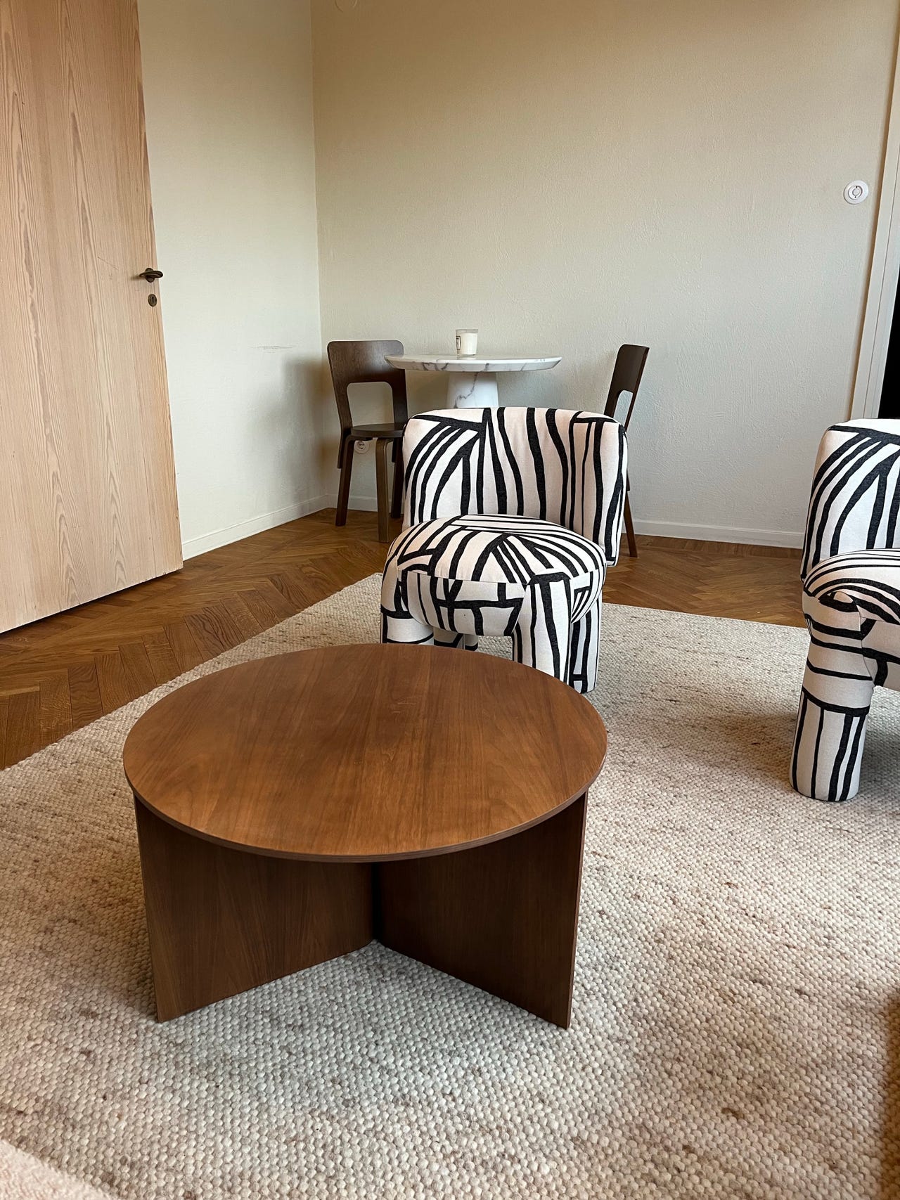 Hay soffbord Split i valnöt, 65cm diameter | Blocket