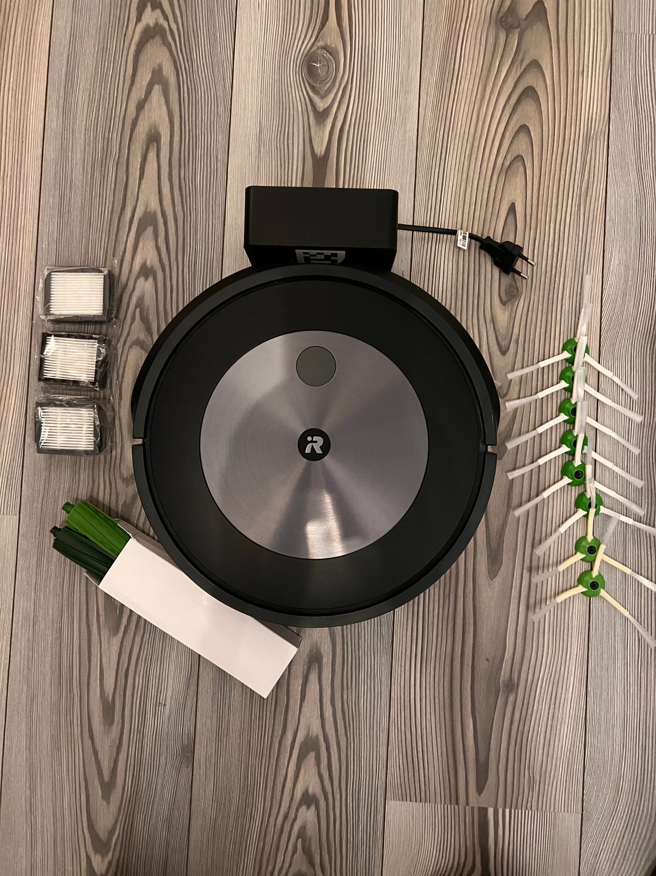 Roborock J7 – Smart robotdammsugare med AI | Blocket