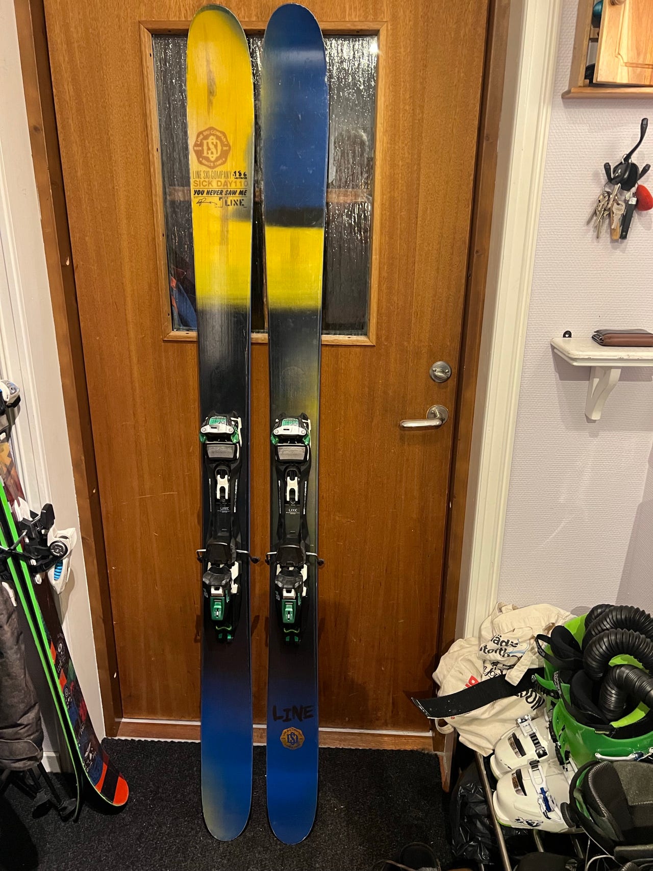 Line Sick Day 186 cm med Marker bindning i fint skick | Blocket