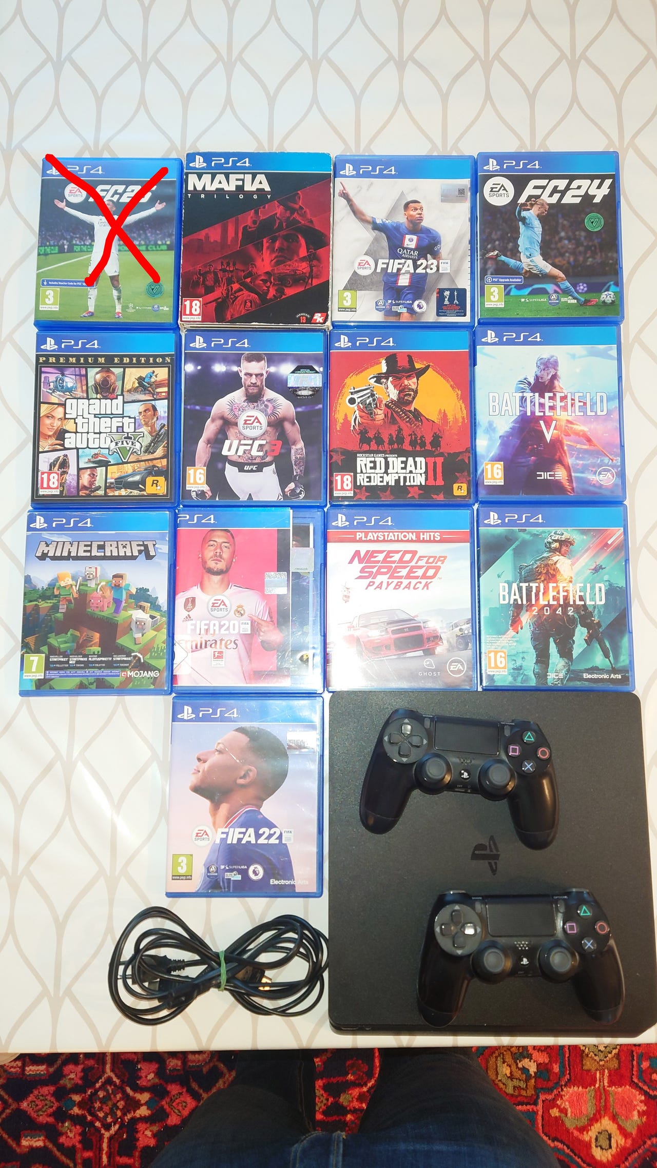 Ps4 med spel säljs. | Blocket