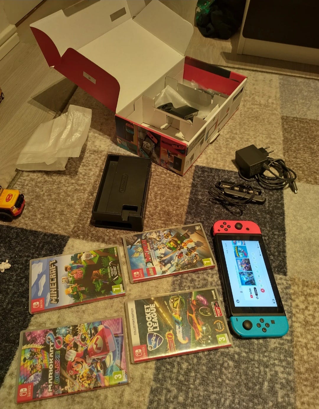 Nintendo Switch med 4 spel | Blocket