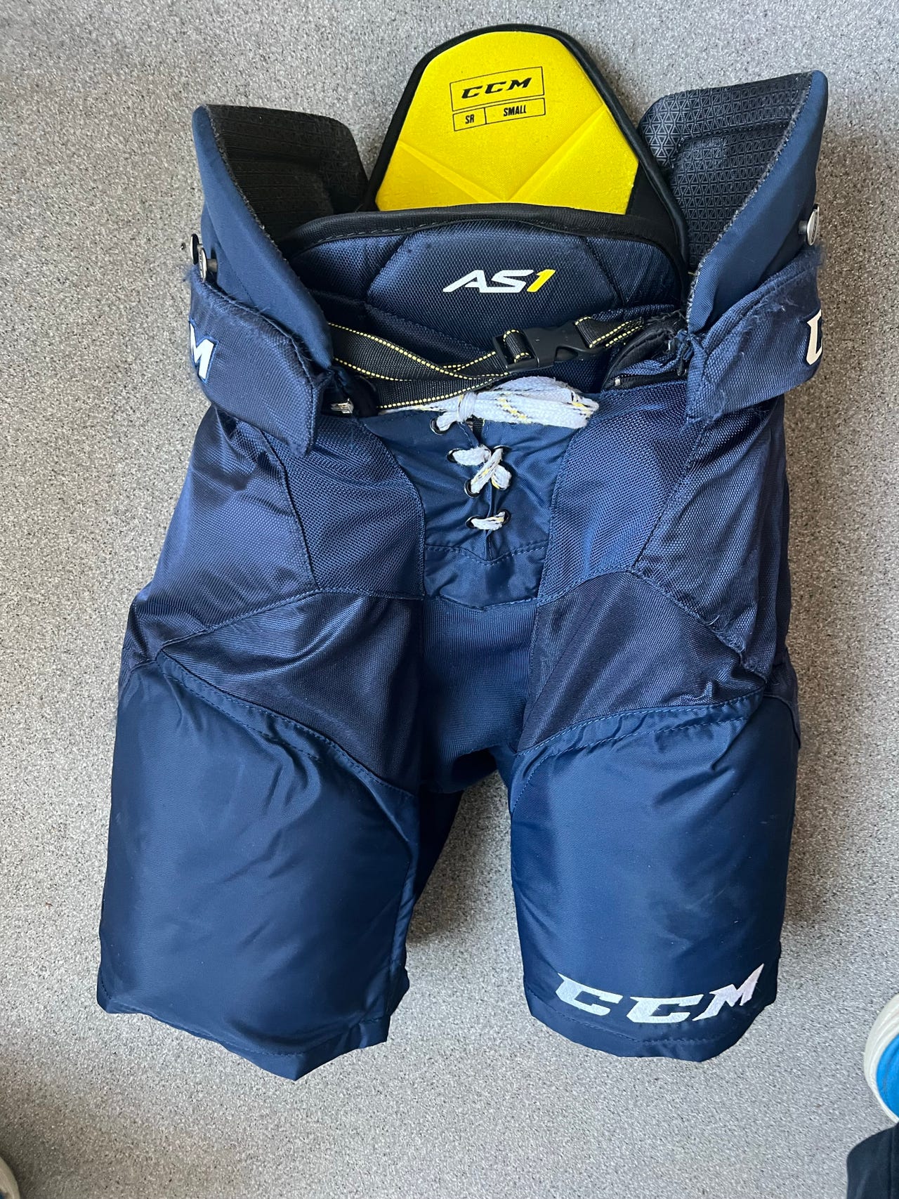 CCM Super Tacks AS1 Hockeybyxor – Senior Small | Blocket