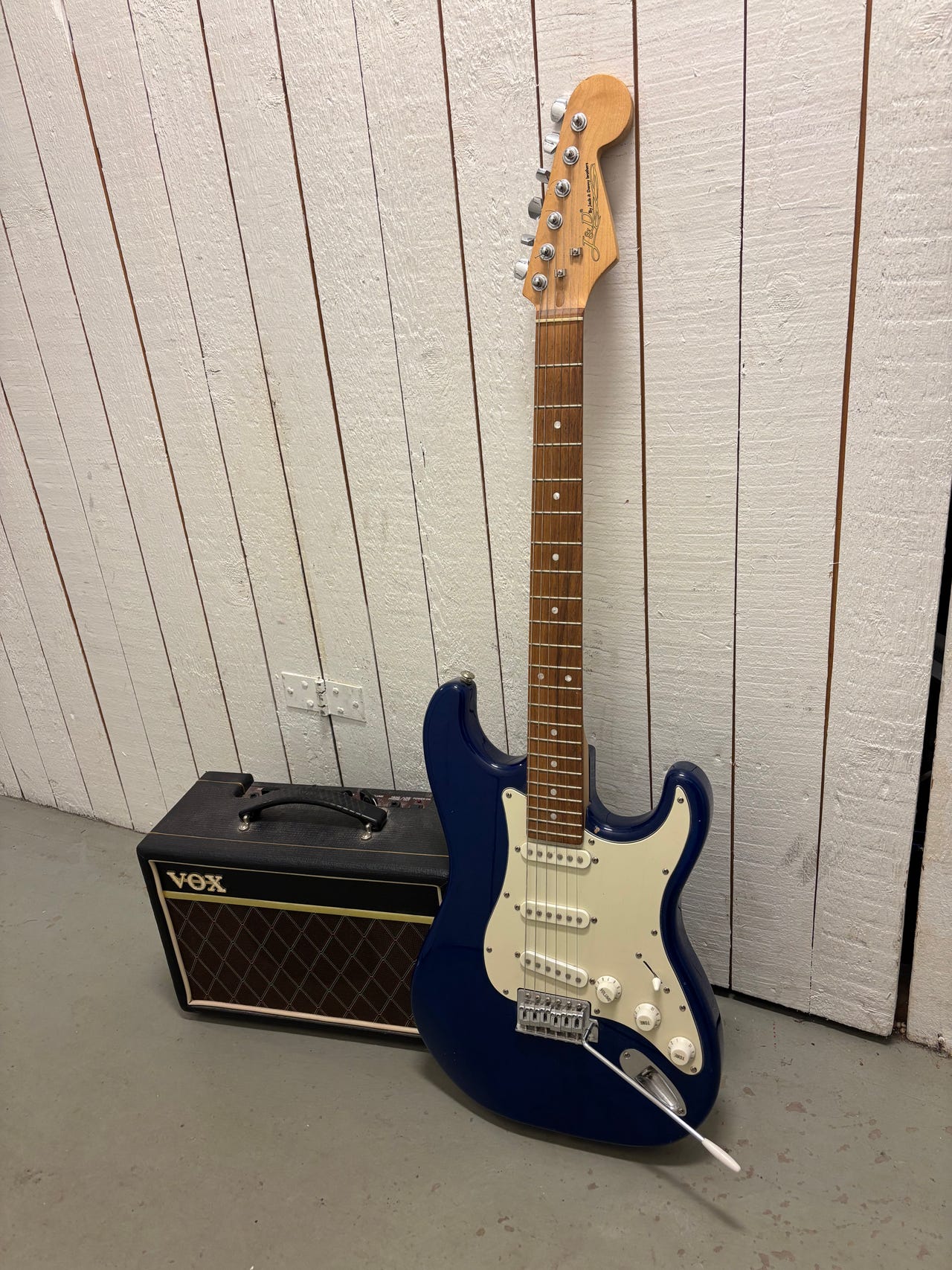 J & D elgitarr (blå) + VOX Pathfinder 10 förstärkare paket | Blocket