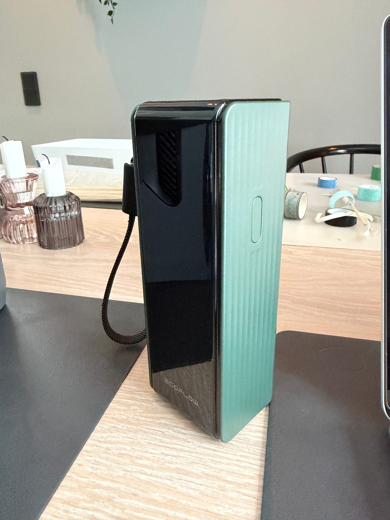 EcoFlow RAPID (25000, 170W. Inbyggda kablar – PB till Dator ...