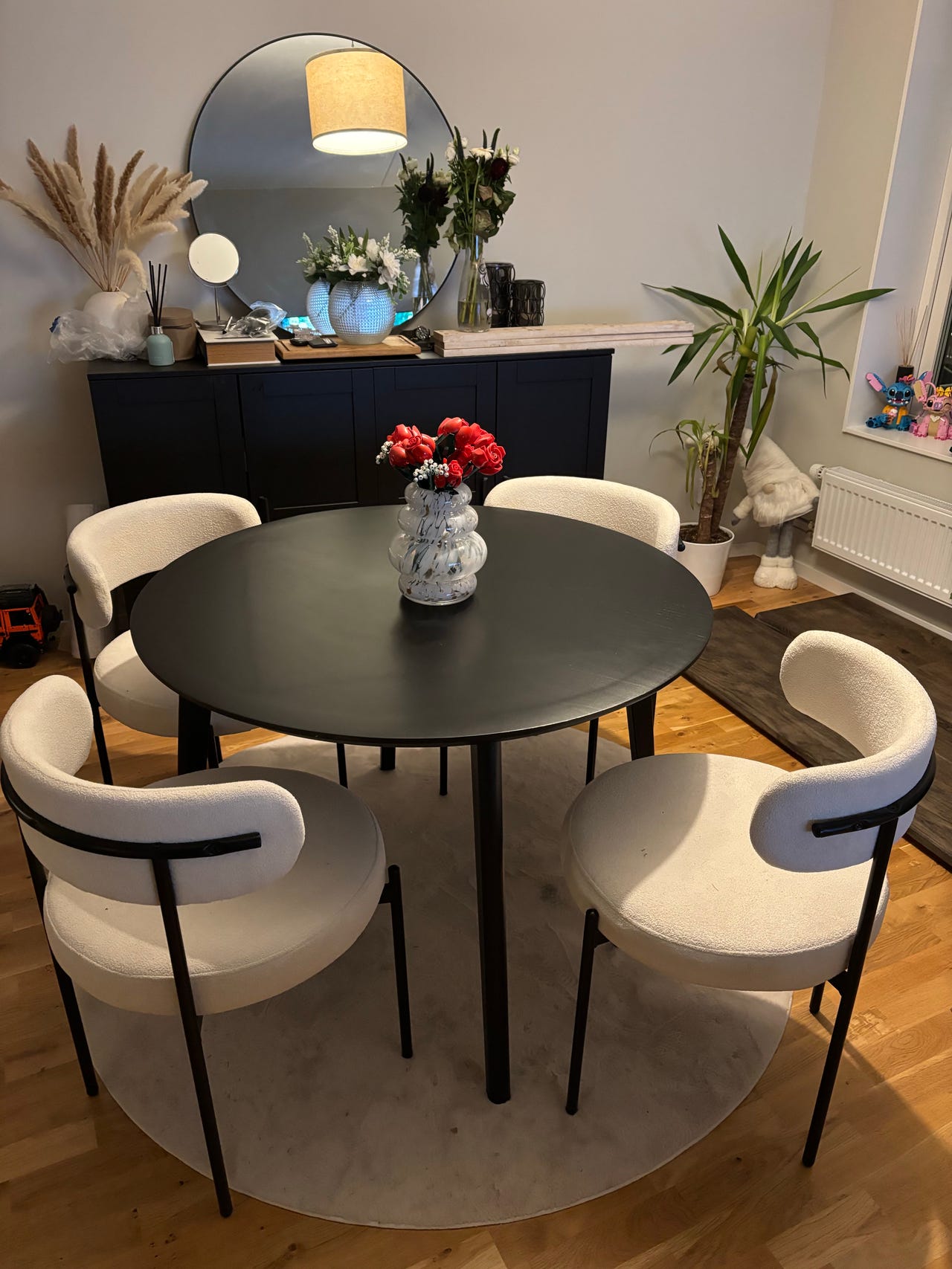 Rund matbord svart | Blocket