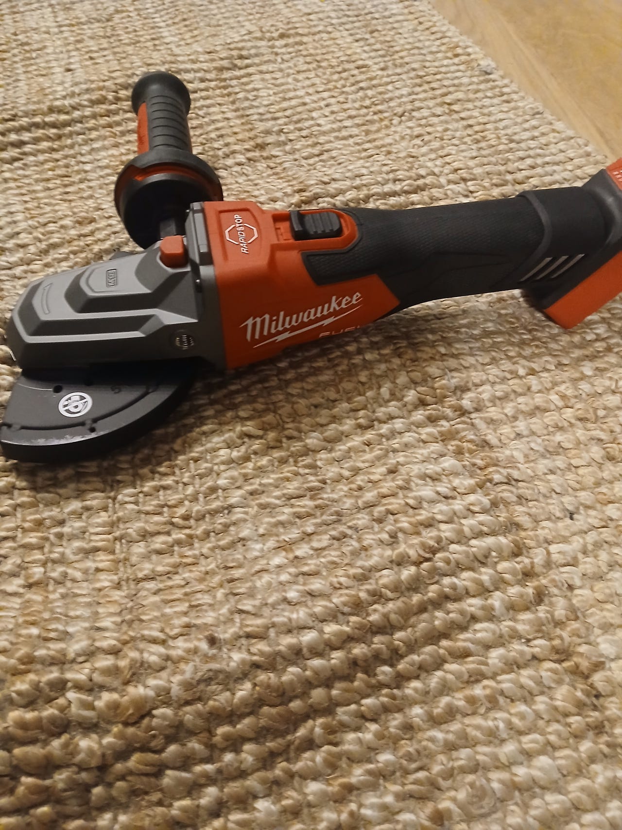 Oanvänd milwaukee fsagf125xb vinkelslip | Blocket