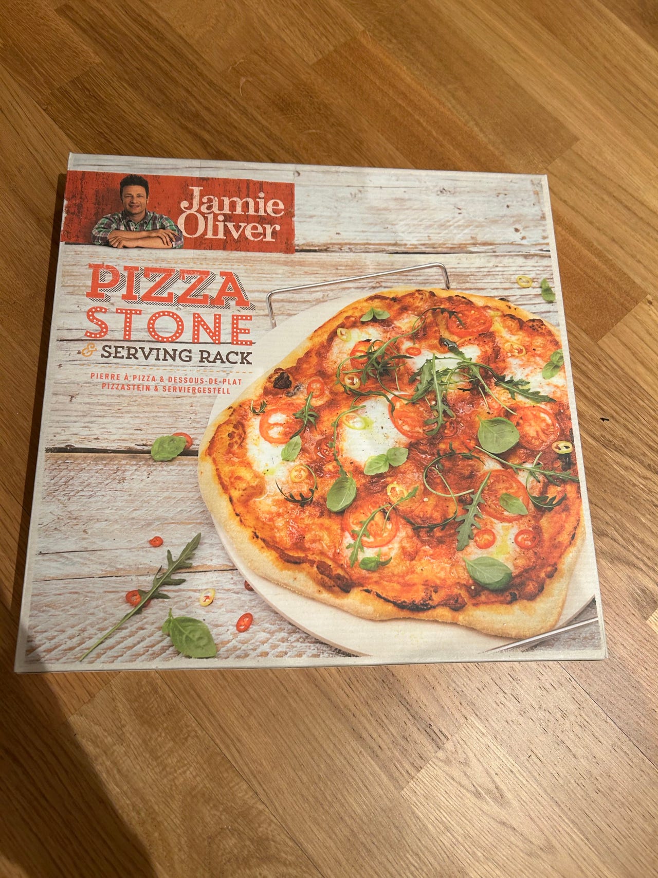 Jamie Oliver Pizza Stone med Serving Rack | Blocket