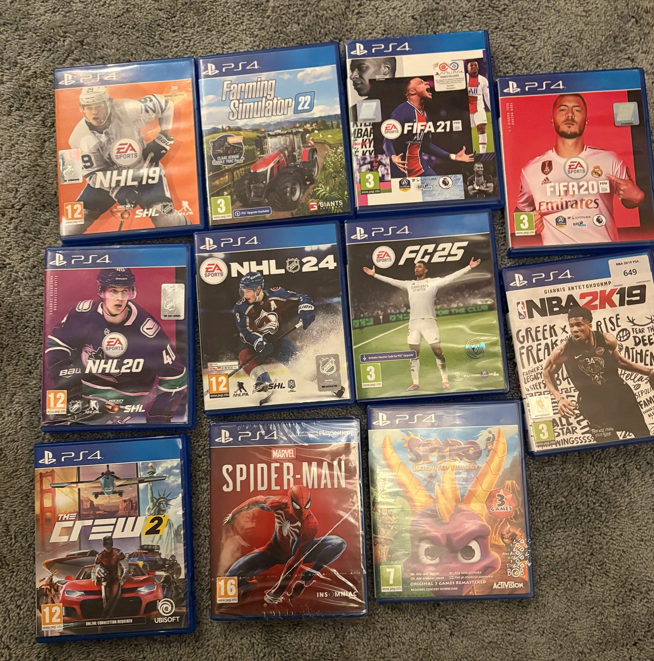 PS4 Slim 500GB – 5 kontroller, 12 spel + gamingtangentbord & gamingmus ...