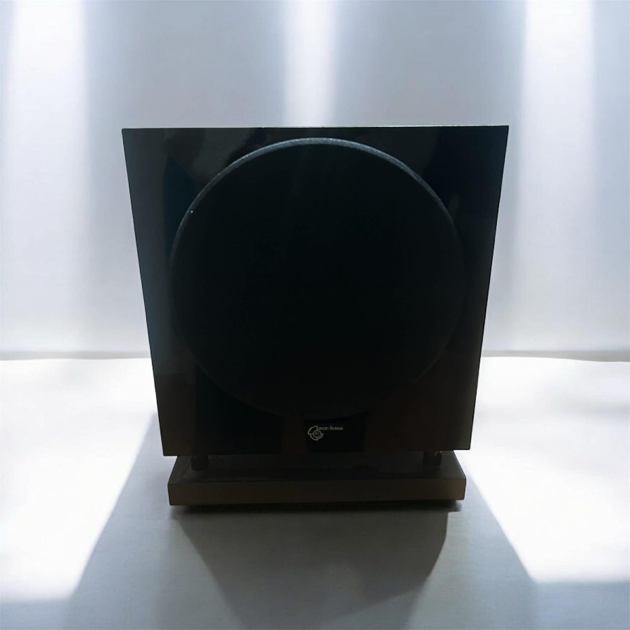 Säljer en aktiv subwoofer från svenska Audio Pro, modell B1.28 Ace-Bass ...