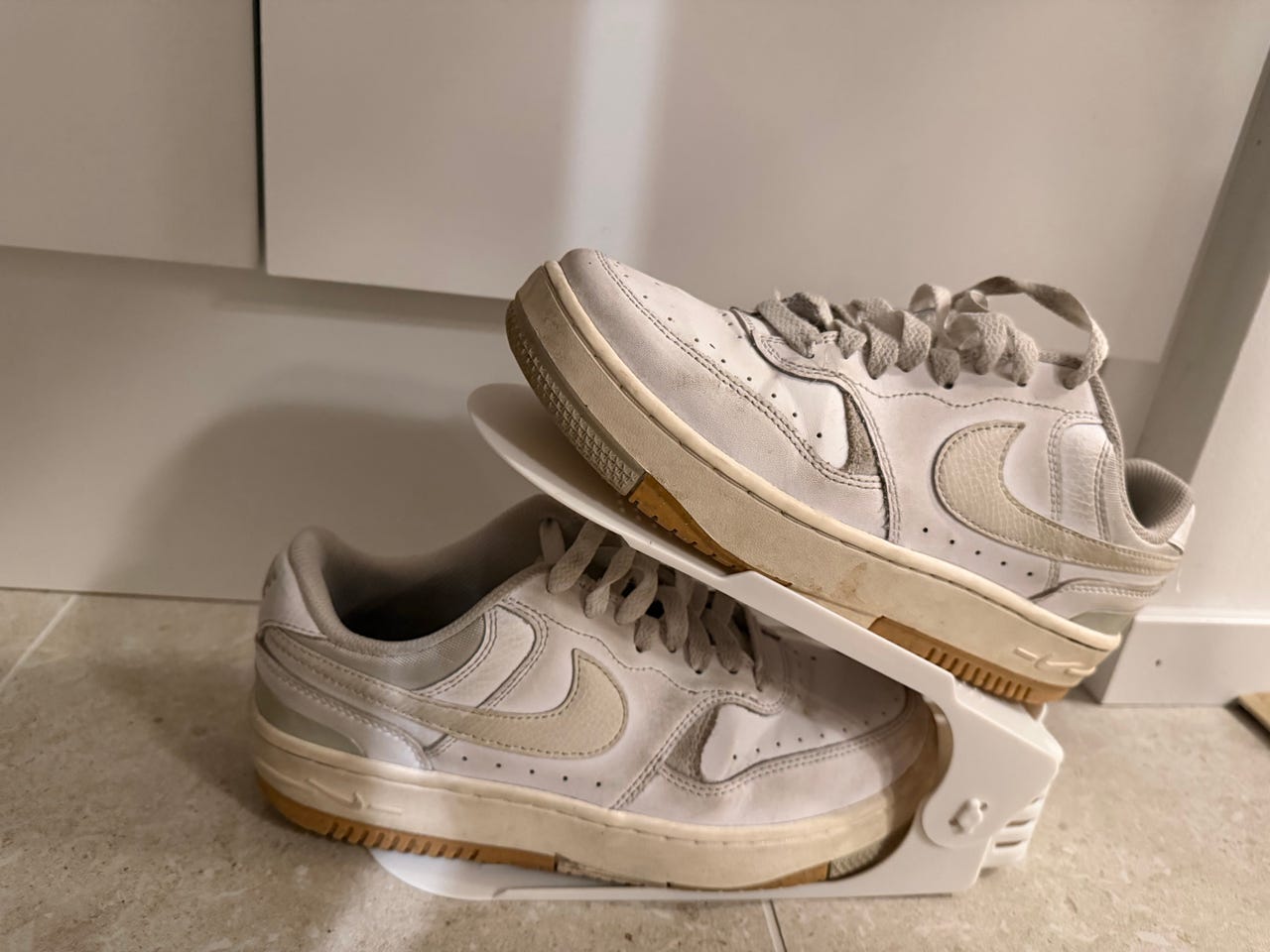 Skoförvaring bra för små utrymmen. | Blocket