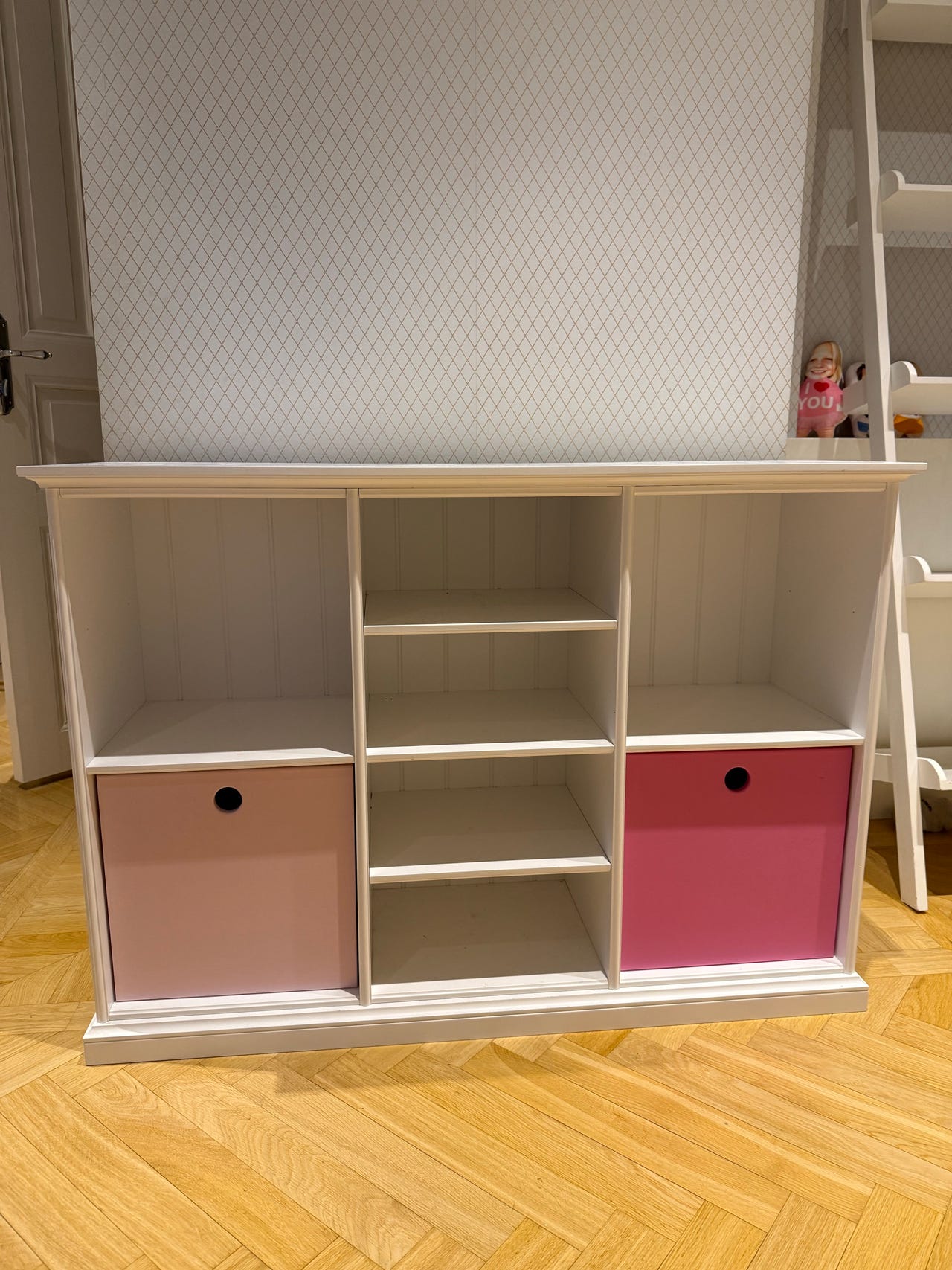 Barnmöbel förvaring vit med rosa lådor | Blocket