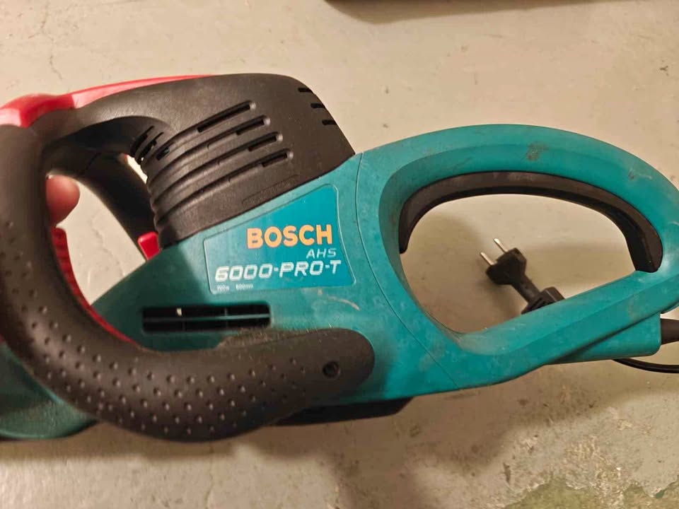 Bosch AHS 6000 Pro-T – Kraftfull proffshäcksax (700W) | Blocket
