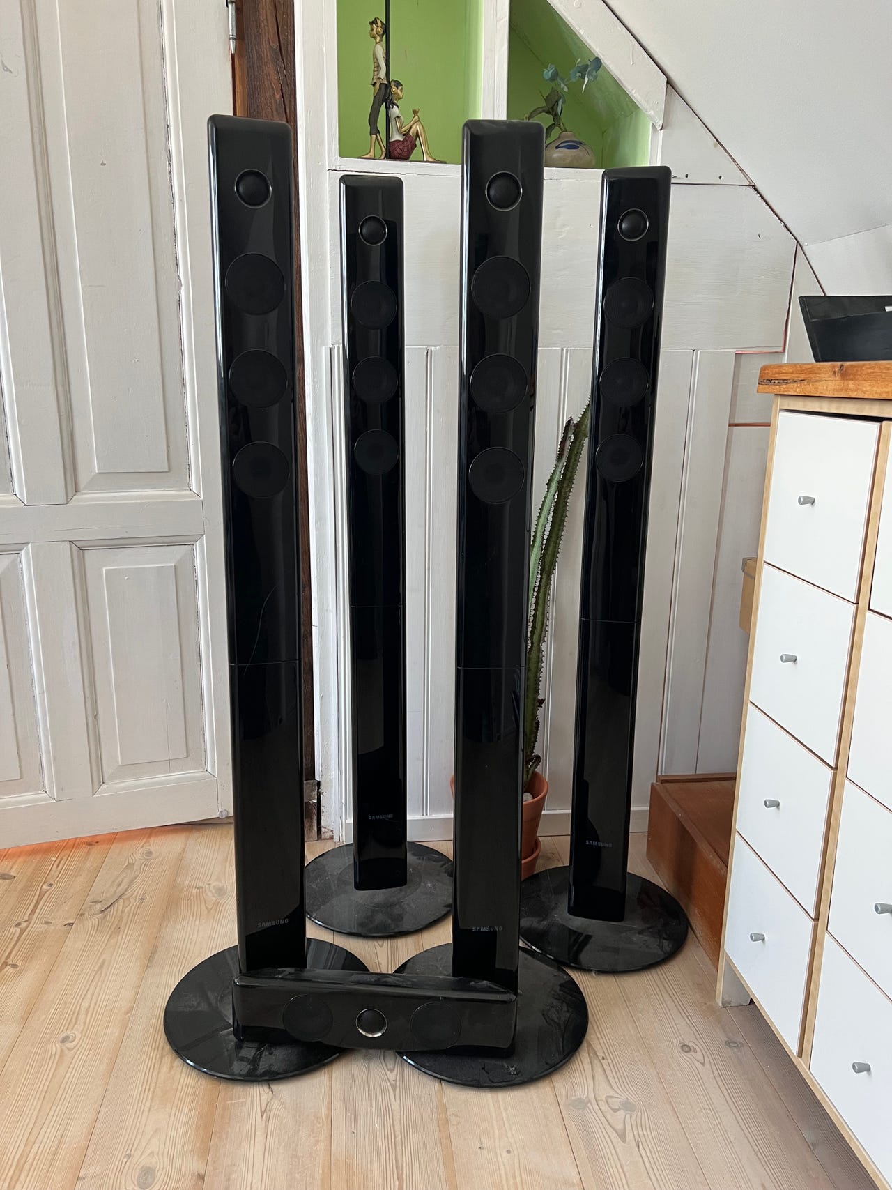 surround sound speakers | Blocket