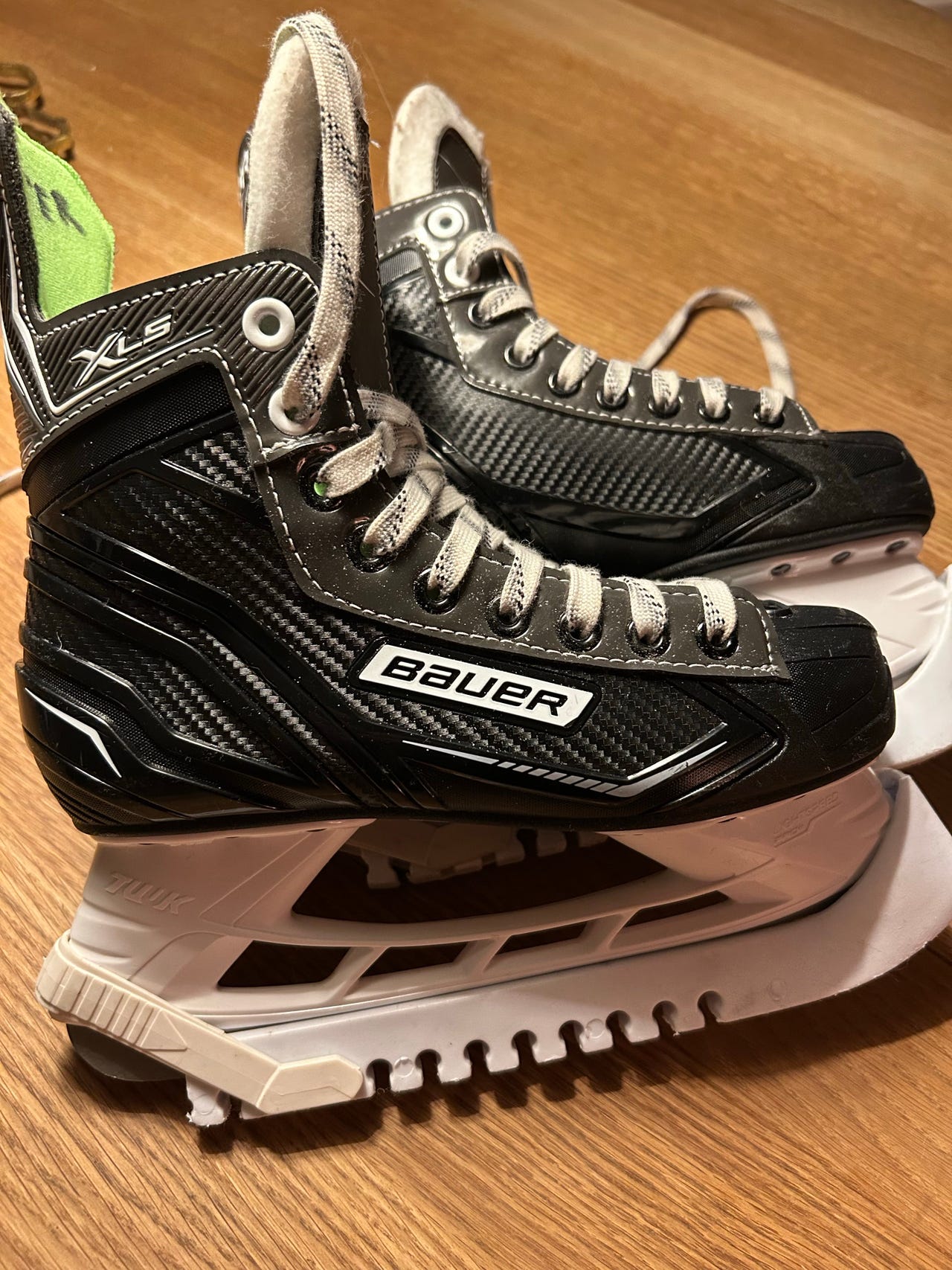 Bauer XLS storlek 4 (37) | Blocket