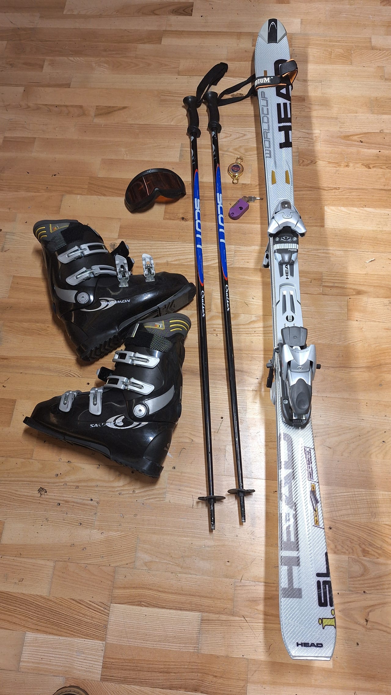 Slalomskidor HEAD World Cup i.SL, stavar, pjäxor mm | Blocket