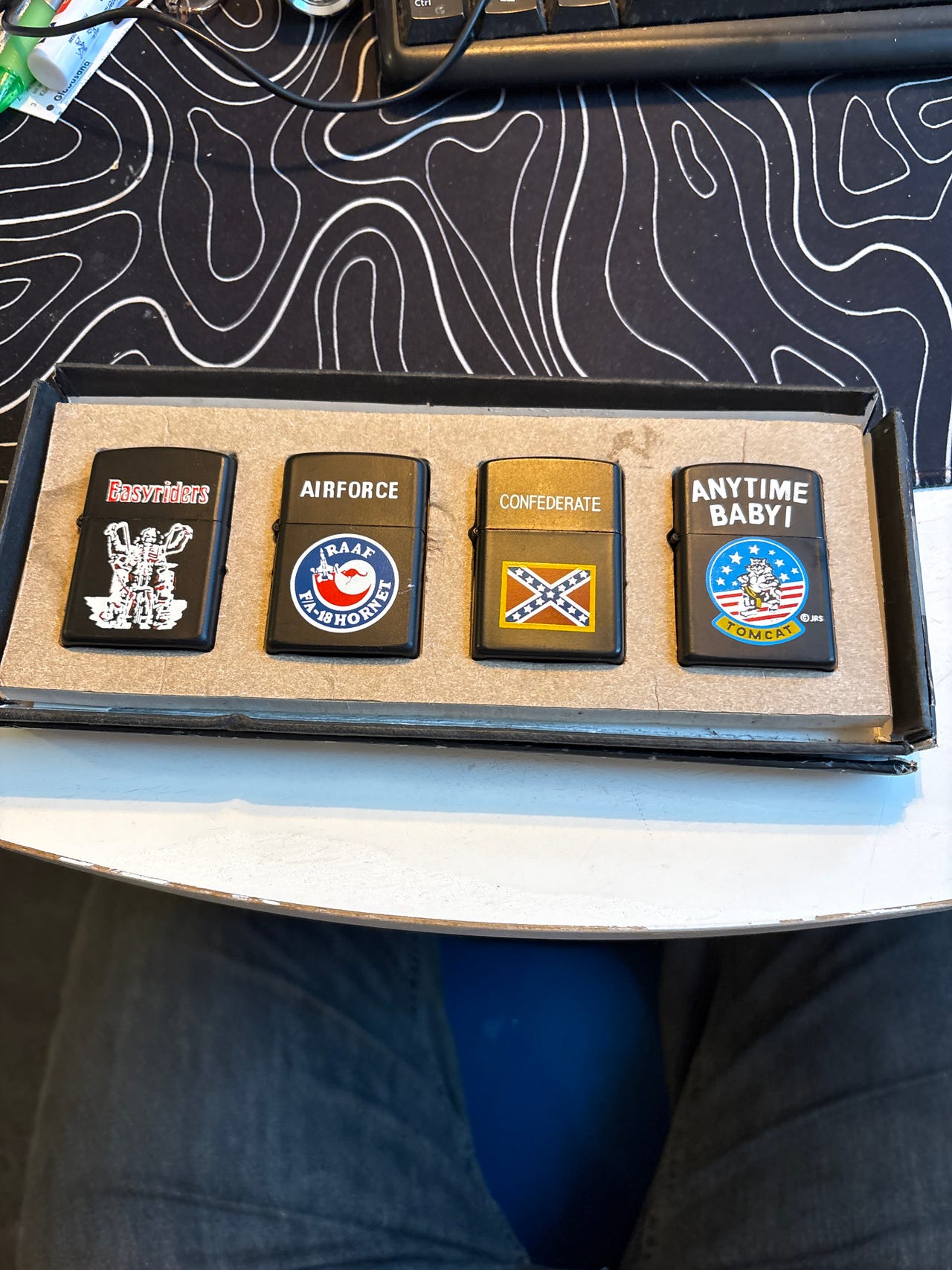 Zippo Tändare Set med fyra olika motiv | Blocket