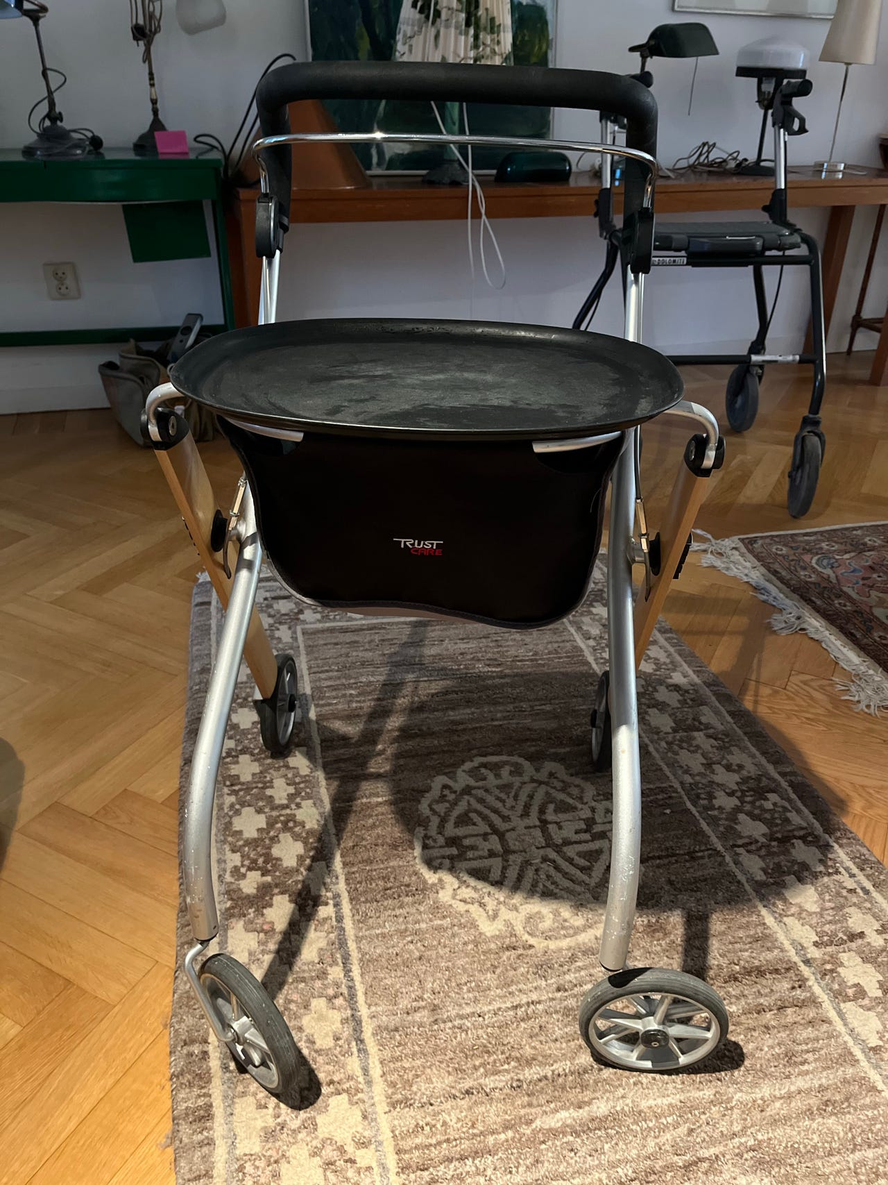 Trolla Rullvagn för inomhusbruk svart och silver | Blocket