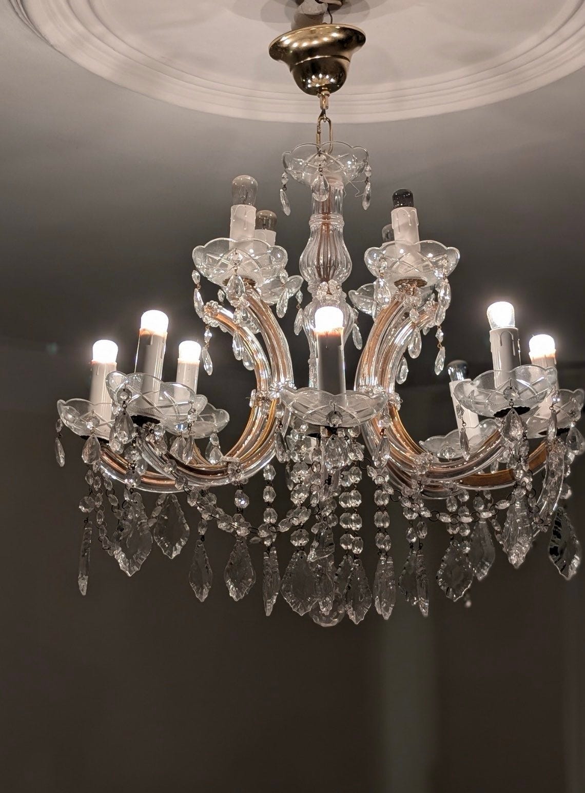 Kristallkrona MATIA THERESE 12ljuskällor med vackra prismor och 12 ...